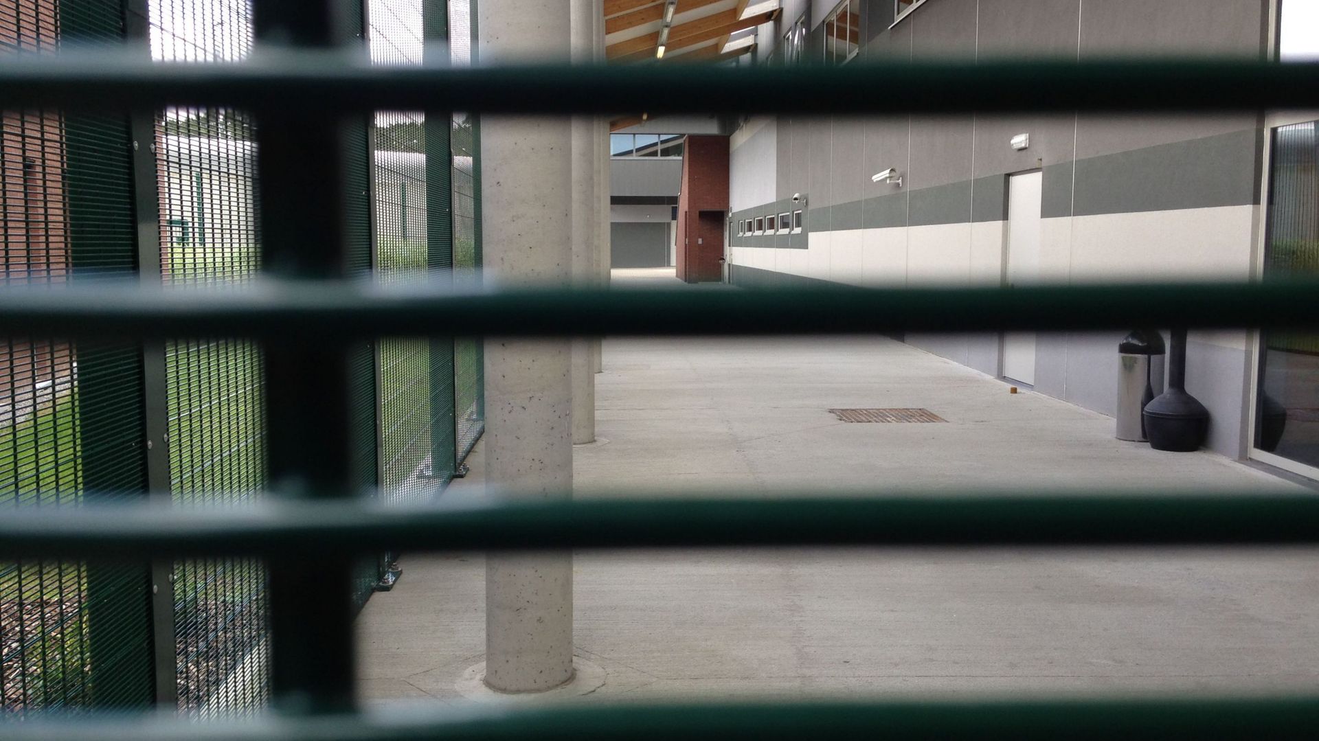 Trop de détenues à la prison modèle de Marche-en-Famenne - RTBF Actus