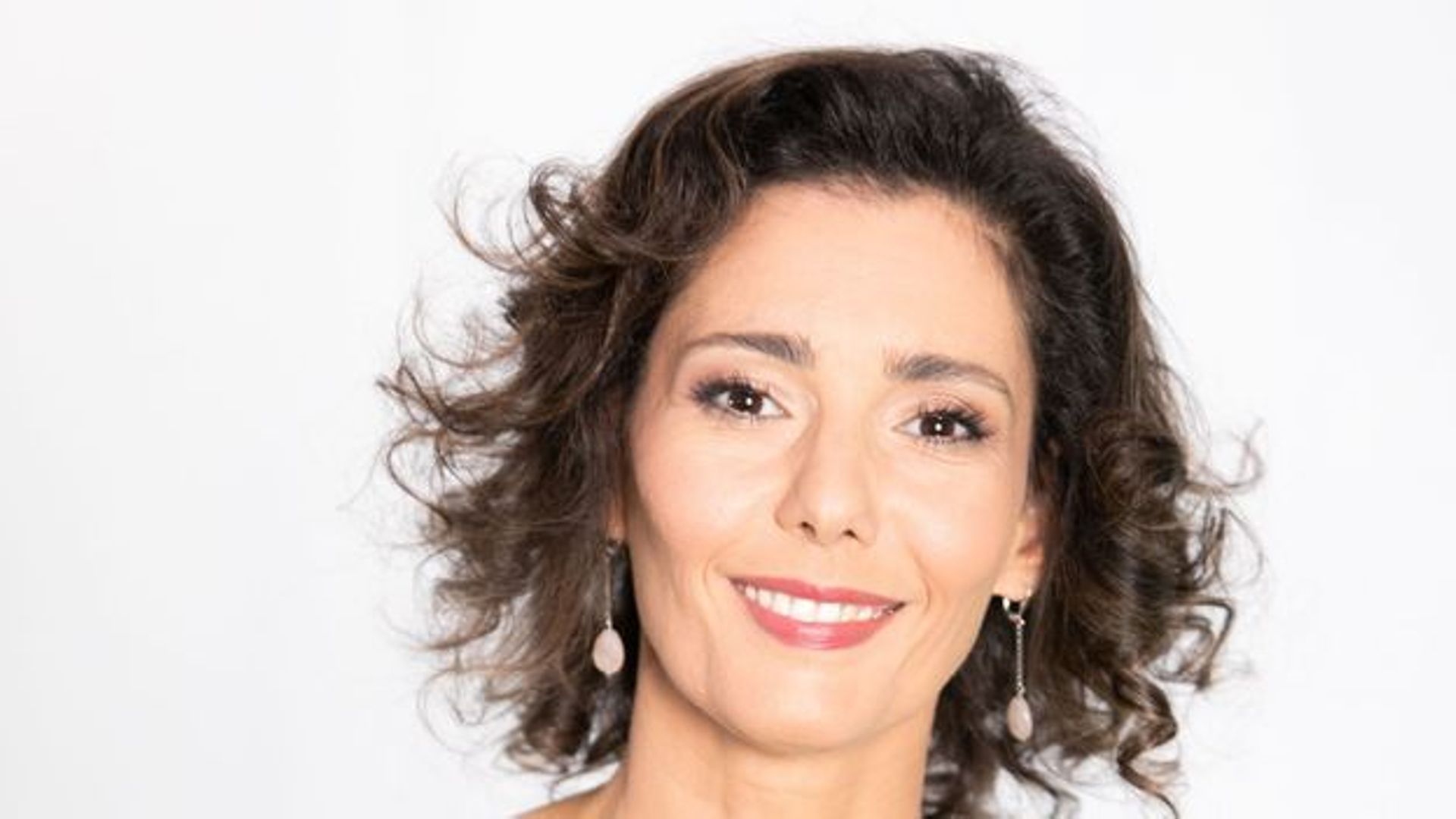 'Regard sur' la migration africaine en Chine avec Hadja Lahbib - RTBF Actus