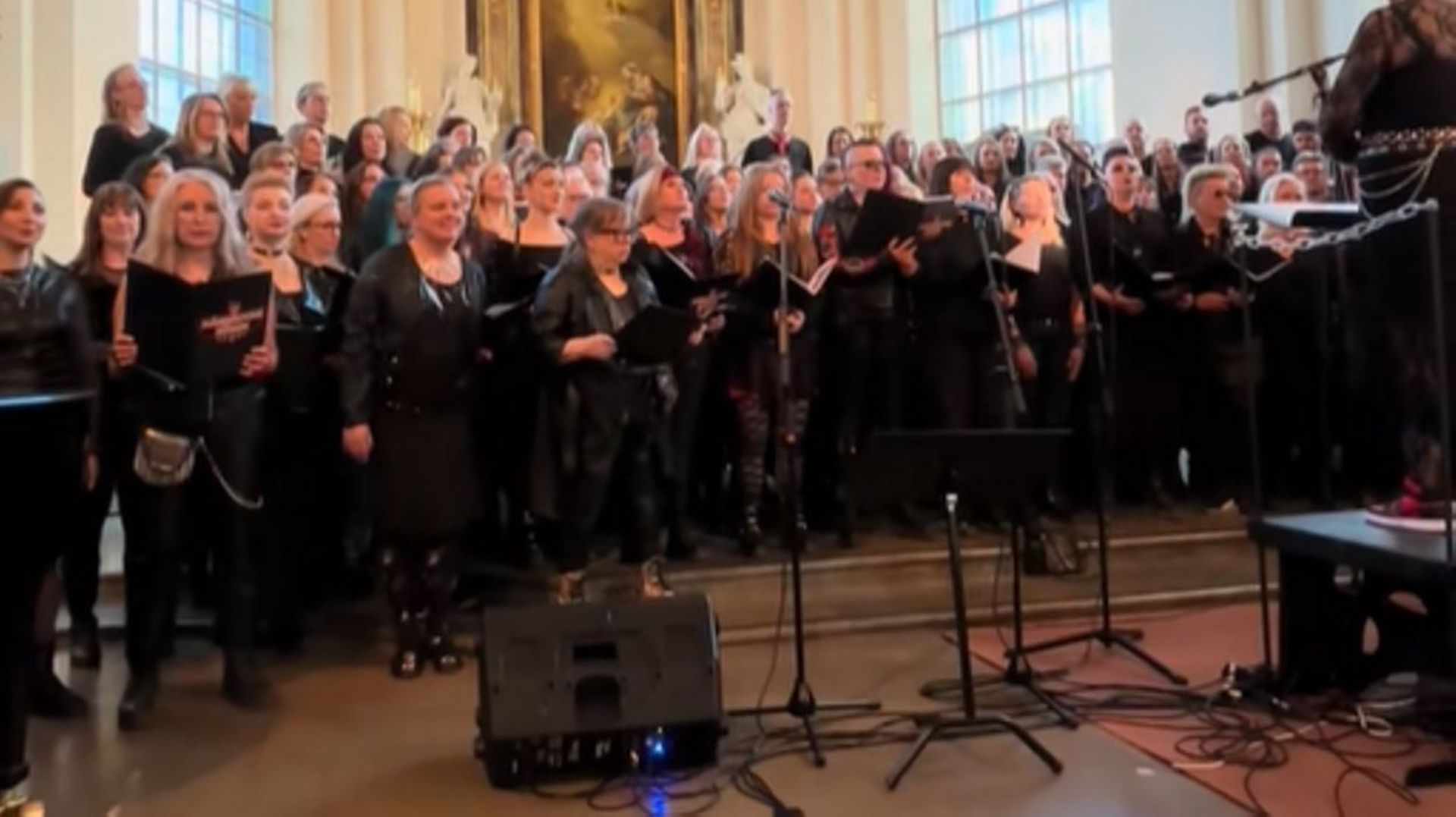 À 11 ans, ce jeune guitariste impressionne en reprenant Queen, Van ...