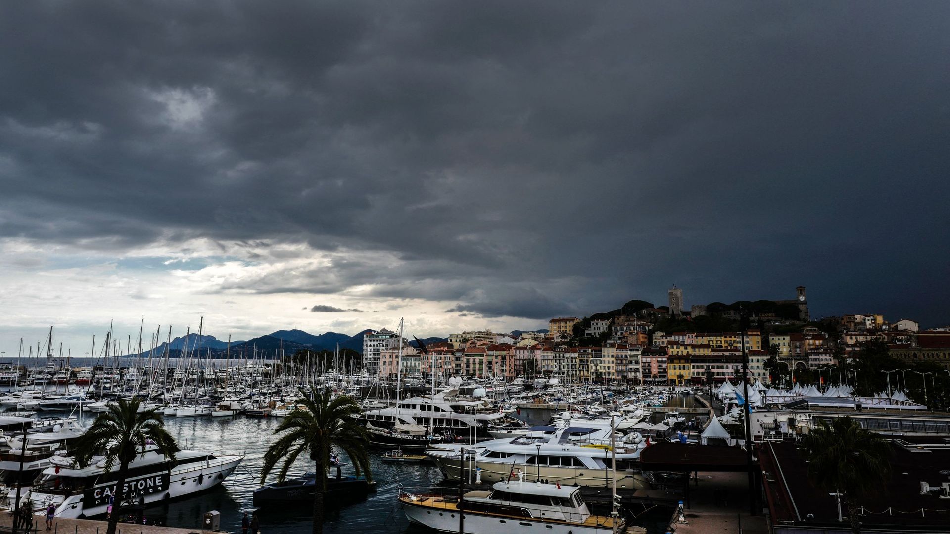 Cannes sous le déluge : la ville touchée par des inondations (vidéos ...