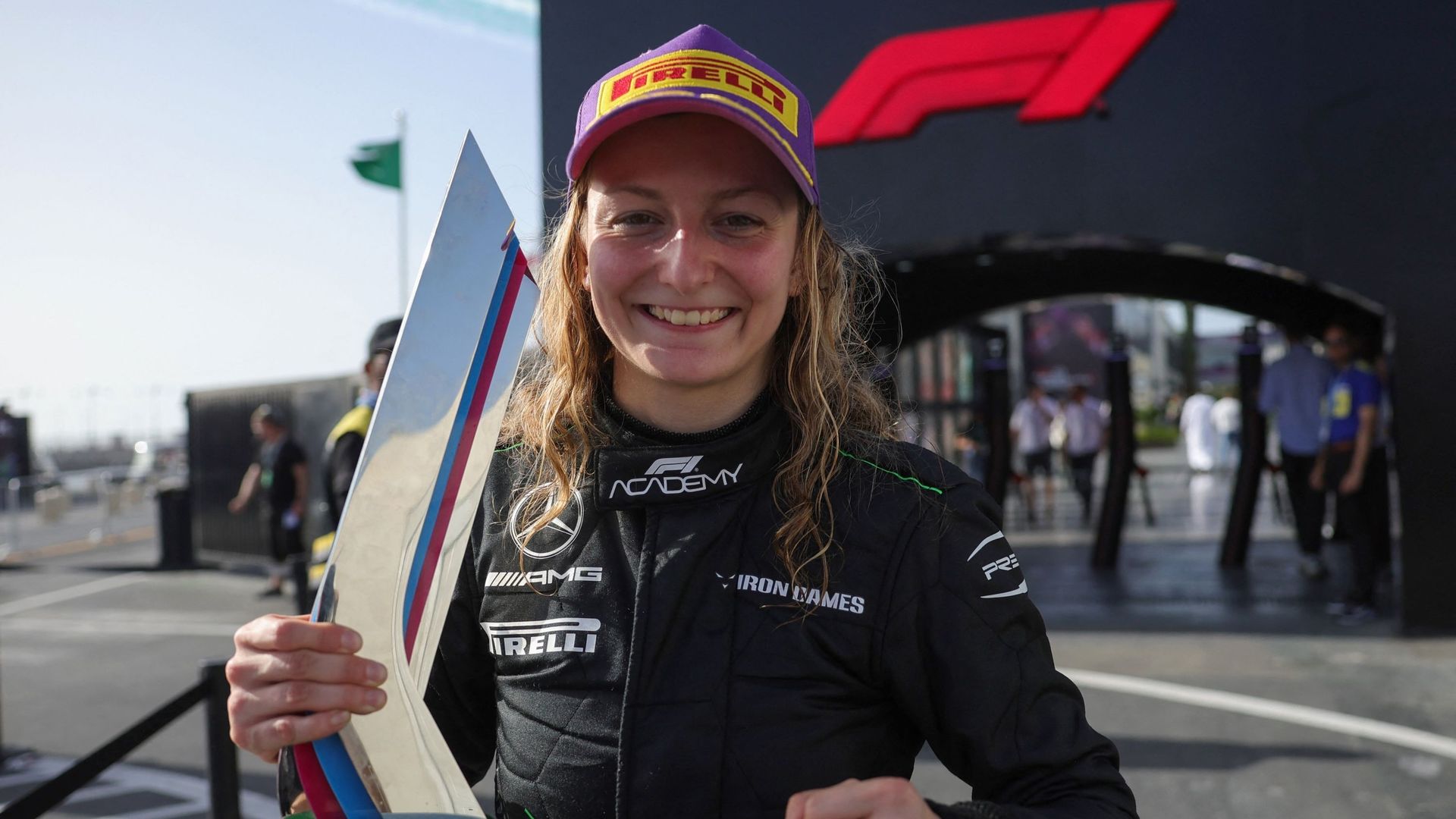 Doriane Pin, la 'rocket' montante du sport auto français qui rêve de ...