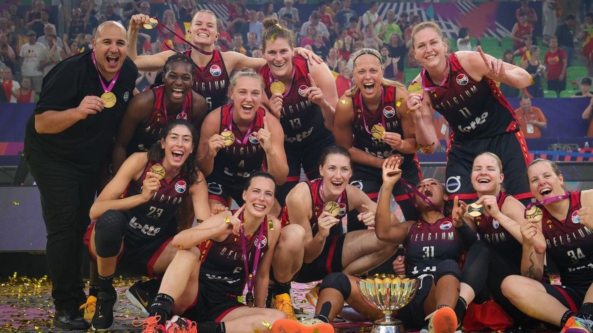 Découverte de Bethy Mununga, championne d'Europe de basket, au Beau ...