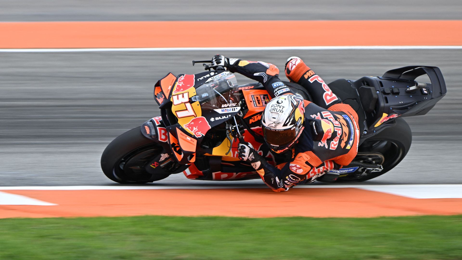MotoGP : Pedro Acosta domine les essais qualificatifs à Valence, Barry Baltus 8e en Moto2 - RTBF ...