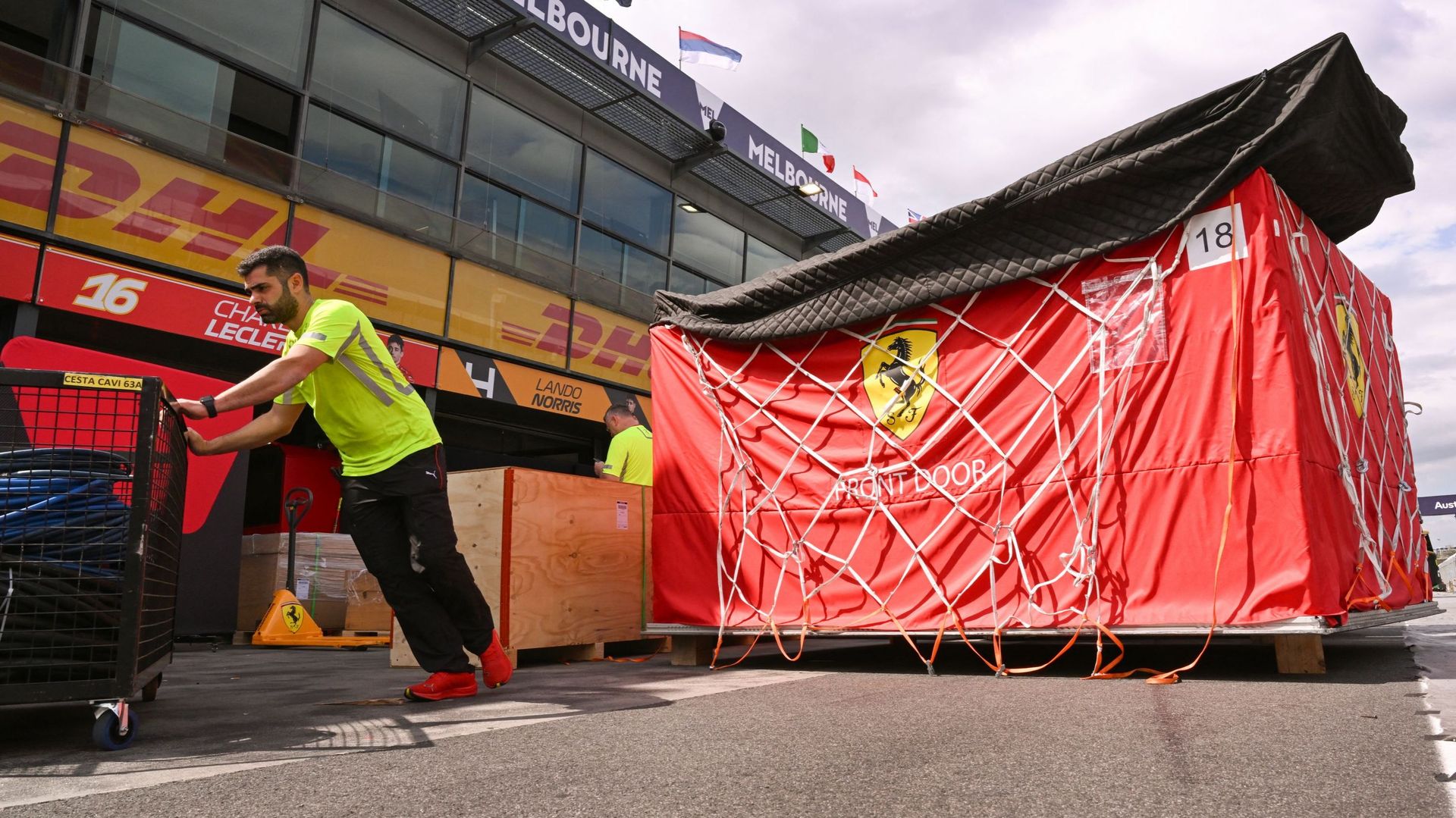 F1 - 4 continents, 24 pays, défi logistique colossal : comment les ...