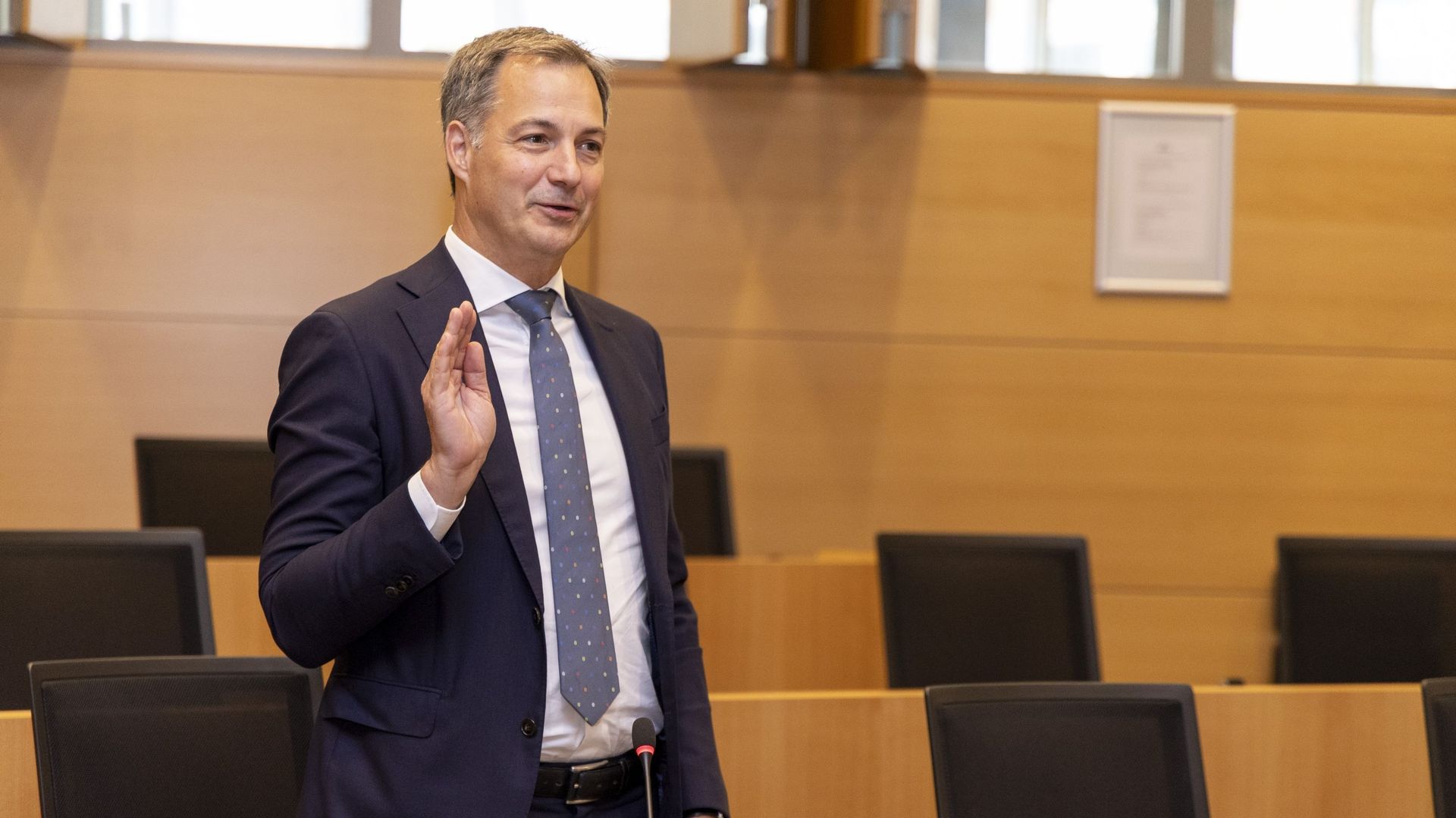 Alexander De Croo prête serment à Brakel et cède temporairement sa ...