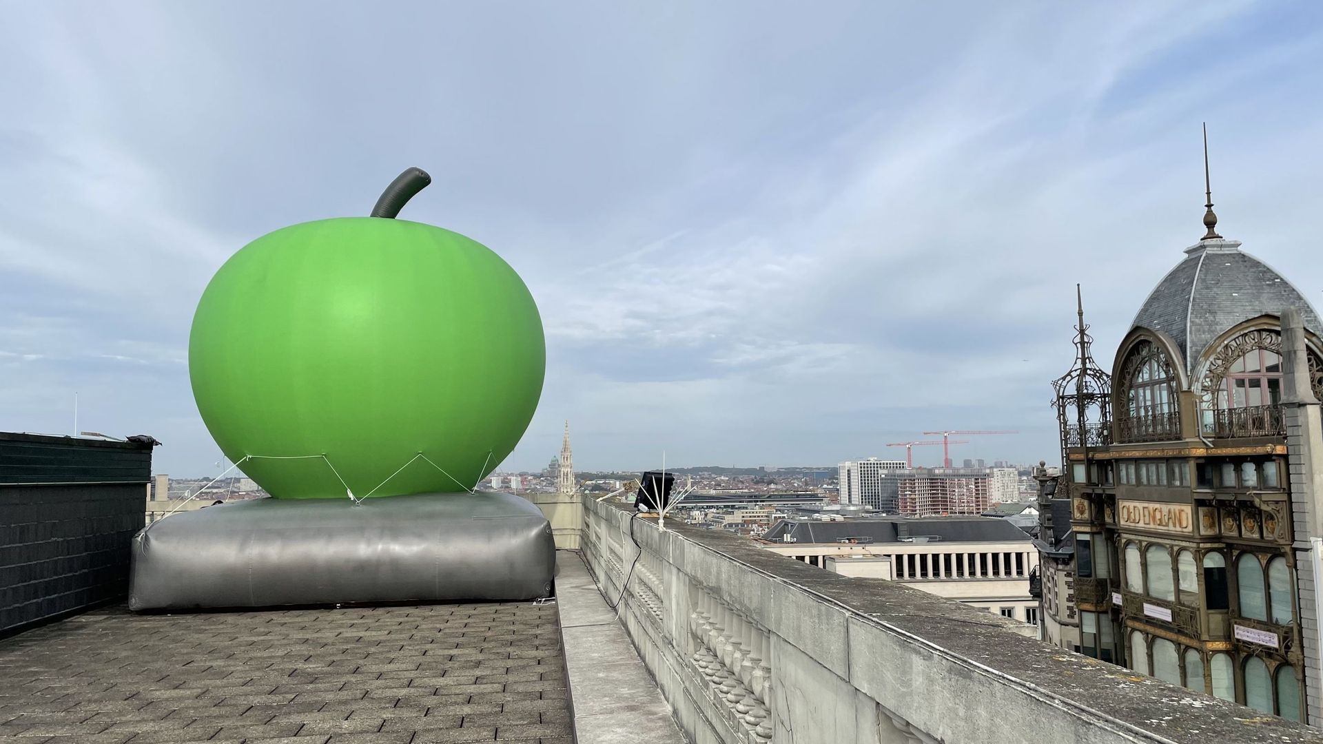 Réouverture du musée Magritte : 29 nouvelles œuvres accrochées aux ...