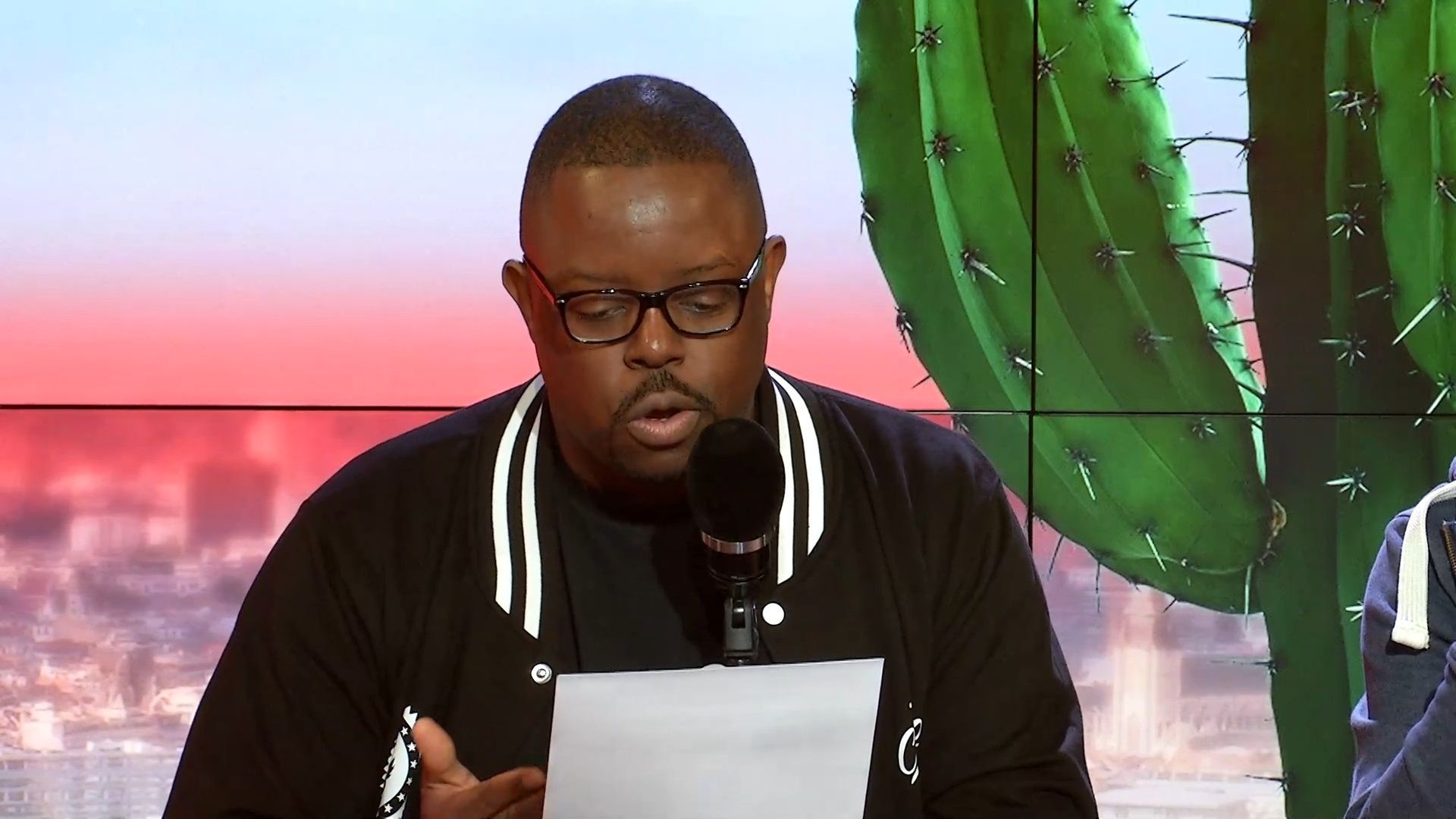 Sum revient sur les Kinder toujours présents à l’aéroport de Charleroi ...