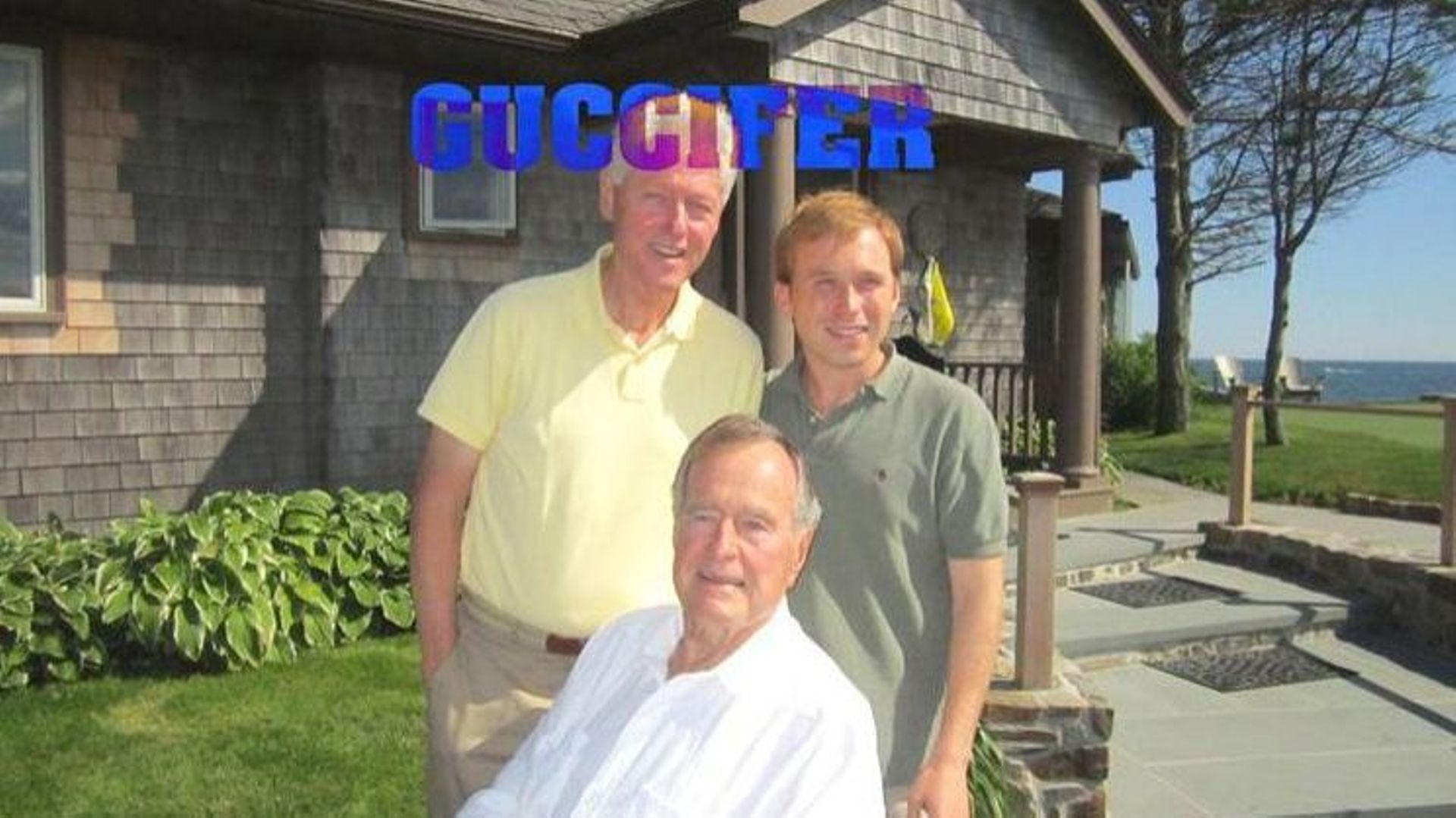 USA: 'Guccifer' pirate des emails et des photos de la famille Bush ...