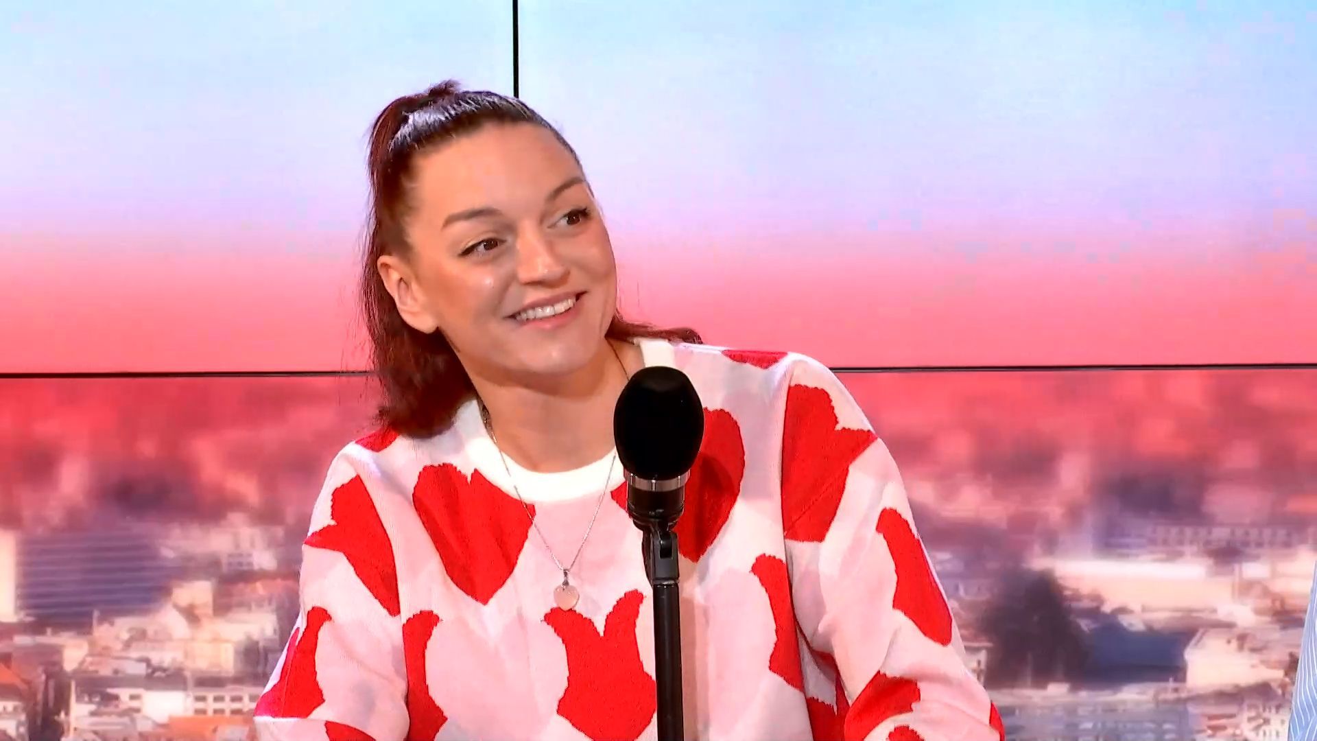 'Les gens ont besoin de sincérité' : Laura Calu se livre dans son ...