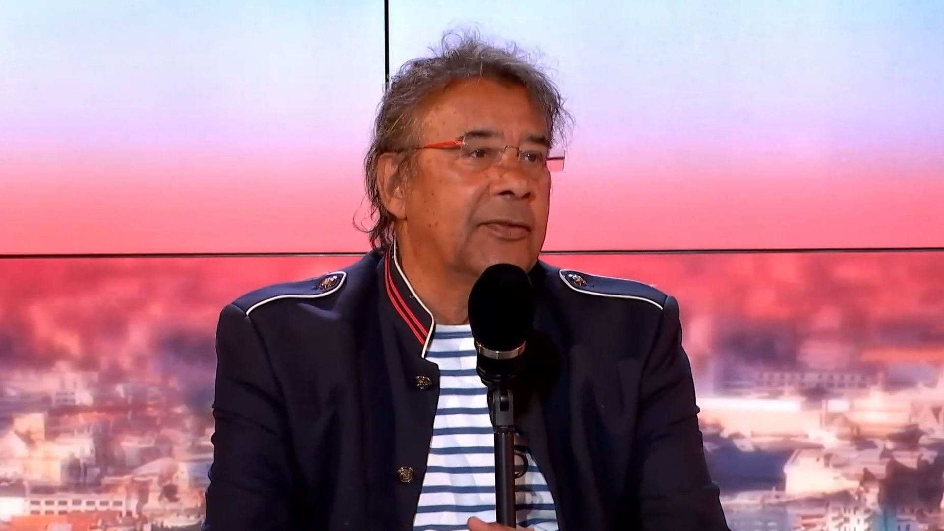 Le mariage de Hoshi et Jennifer Ayache de Superbus célébré par Nicola ...