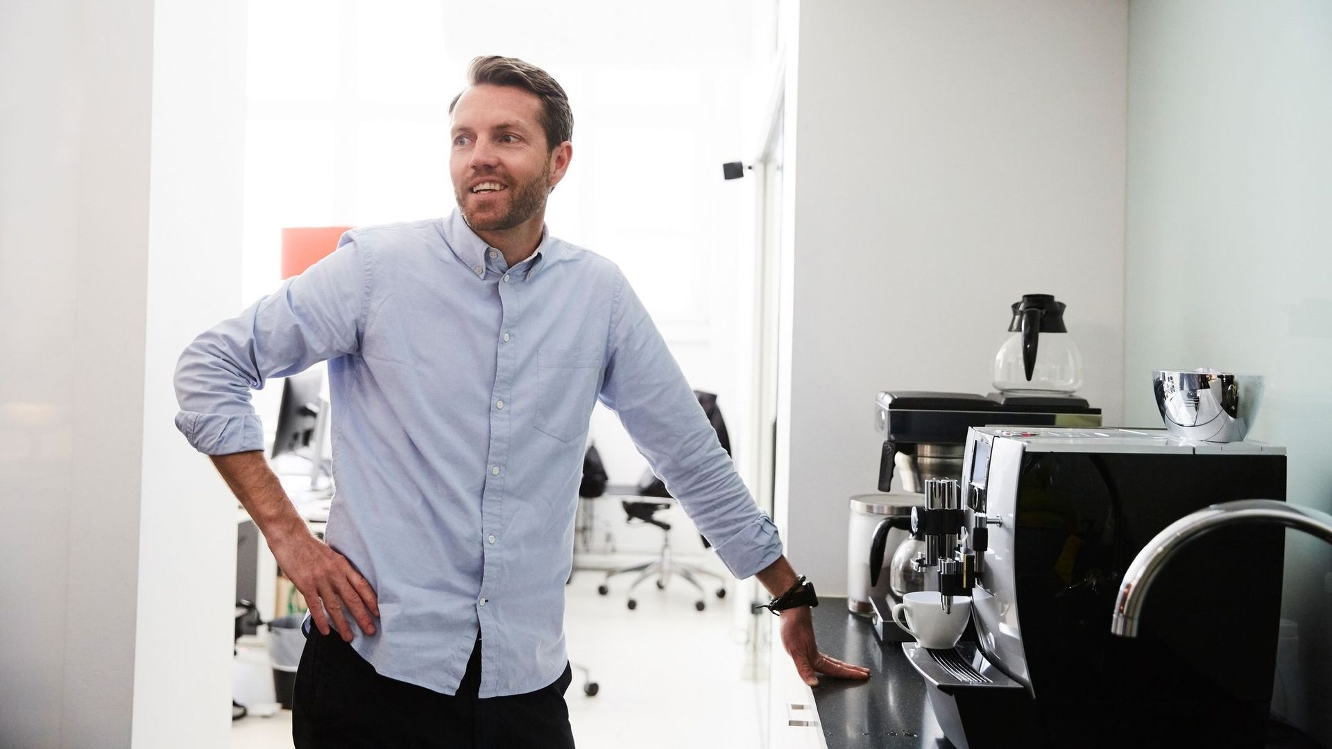 Les 'coffee badgers', ces salariés qui feignent d'être de retour au ...