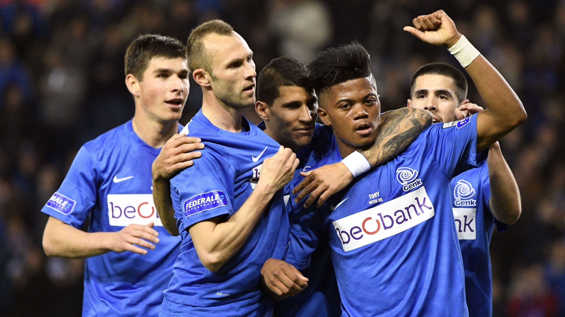 Genk déborde aisément Ostende sur le terrain et au classement - RTBF Actus