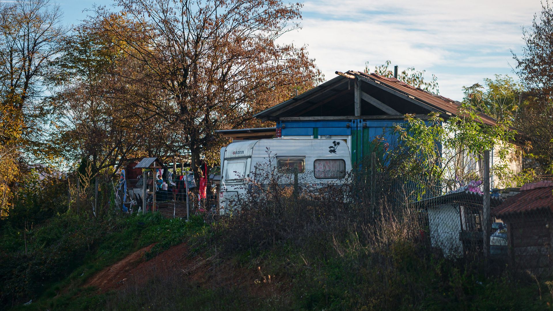 Votée en quelques jours, la nouvelle loi 'Šutar', controversée, fait ...