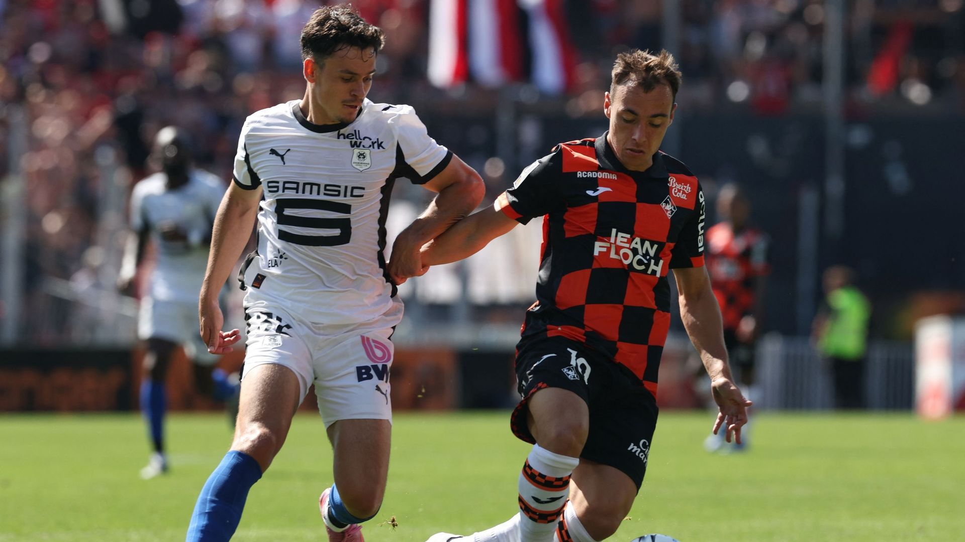 À neuf après… 11 minutes : Rennes joue avec le feu, les cartons rouges ...