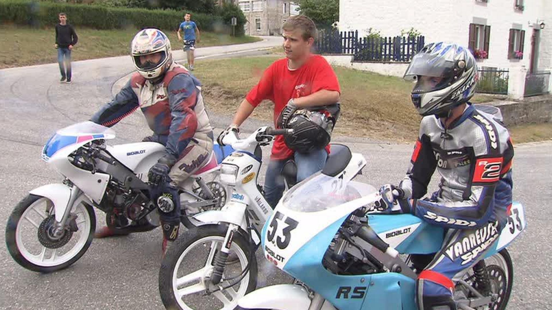 Gimnée : Retour de la course d'endurance en mobylette après 12 ans d ...