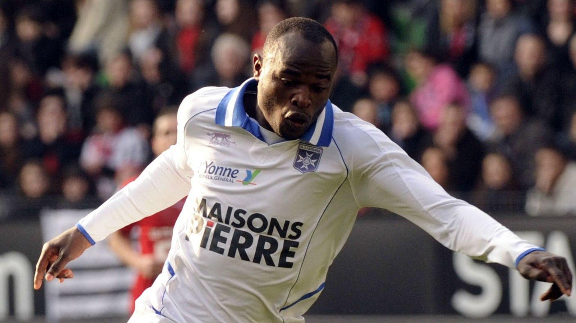 Oliech en route pour la Turquie - RTBF Actus