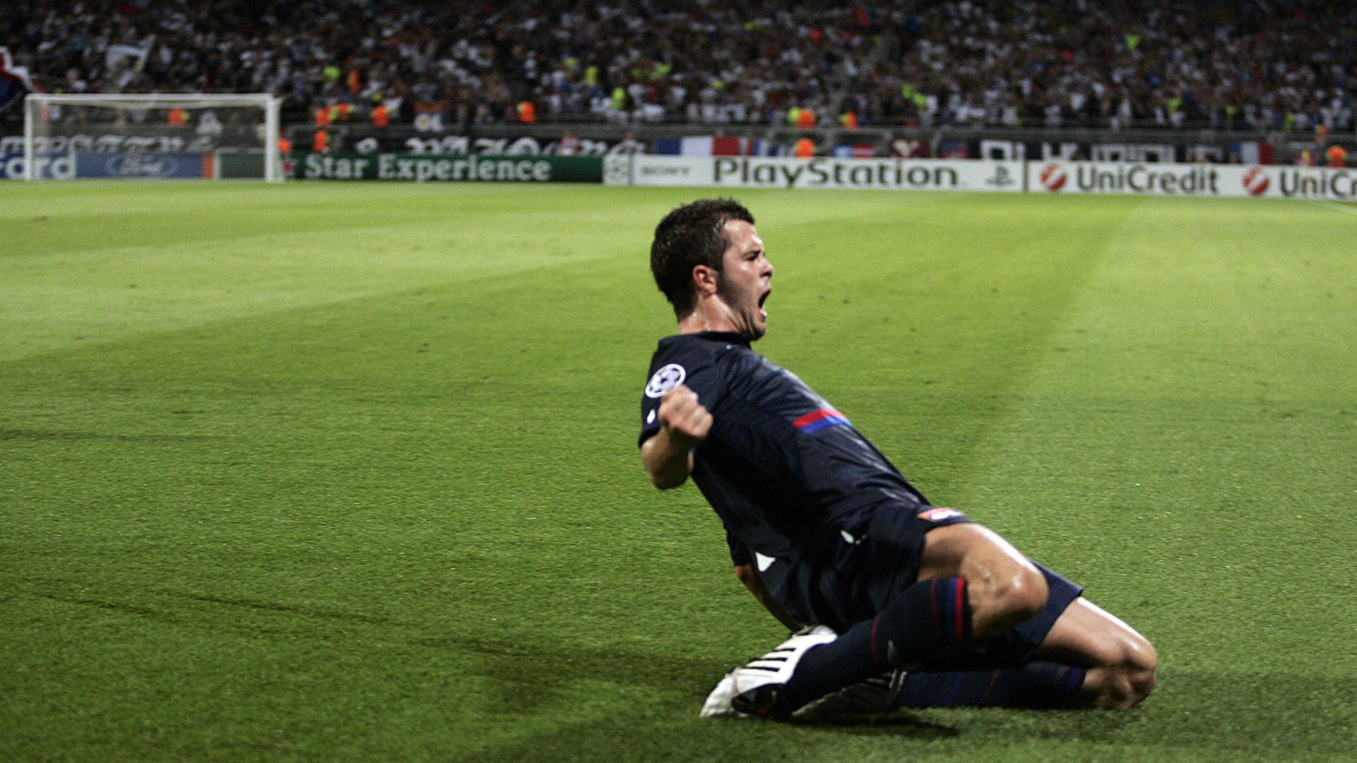 Pjanic s'envole pour l'AS Roma - rtbf.be