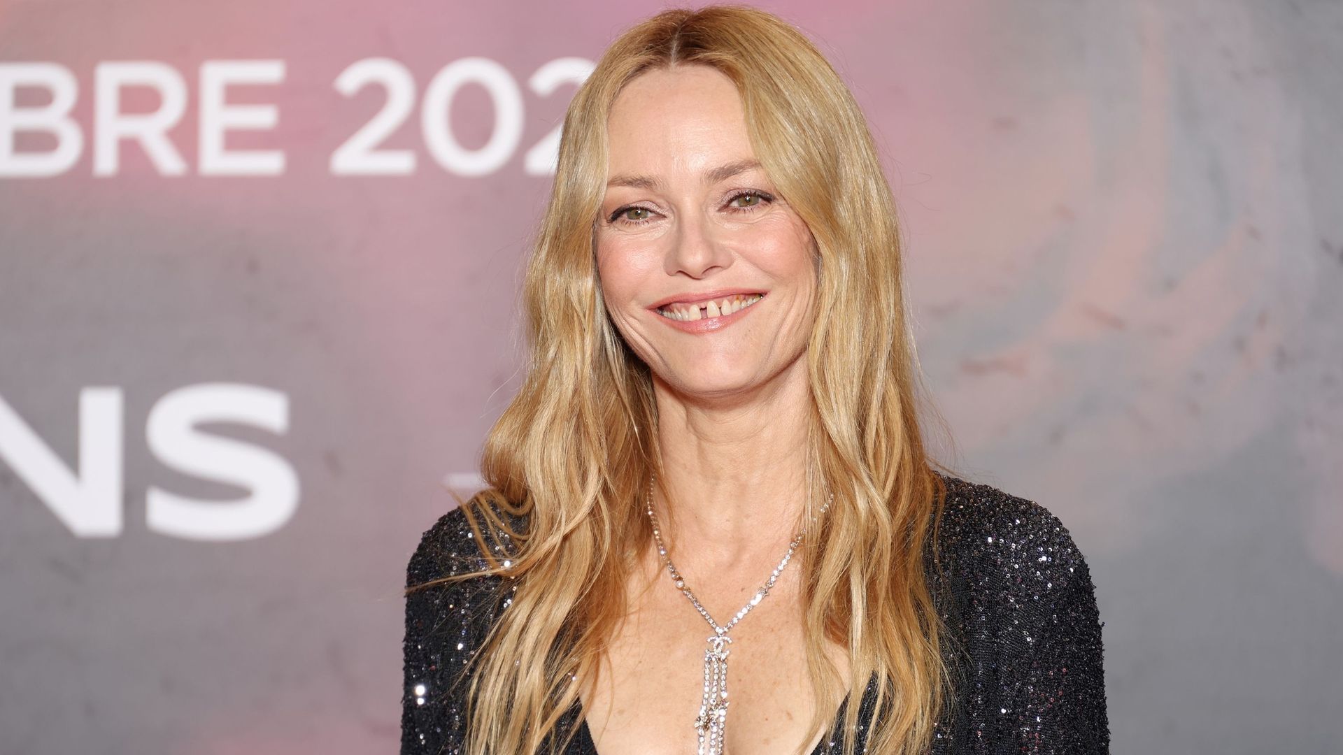 Comment Helena a-t-elle opéré un retour spectaculaire dans le top des ...