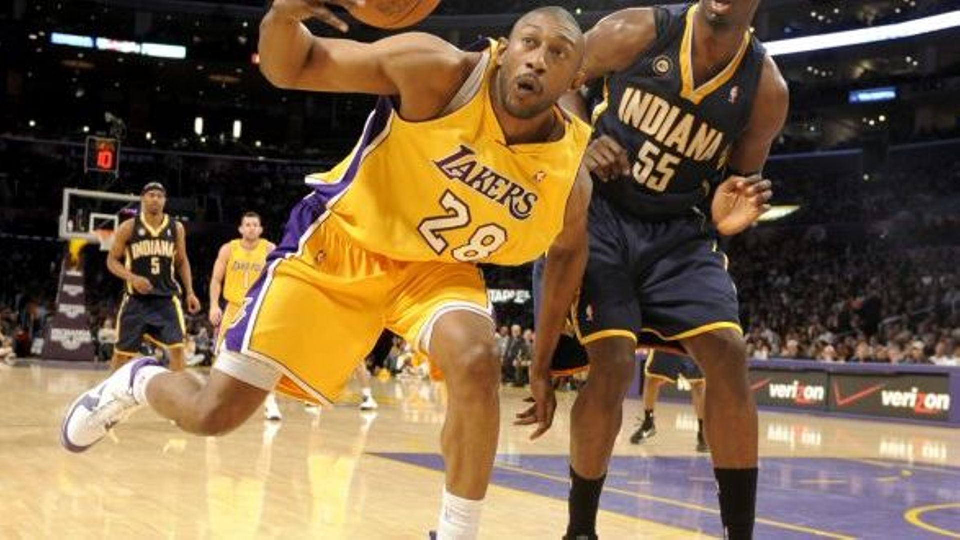 Mbenga toujours pas fixé sur son sort - RTBF Actus