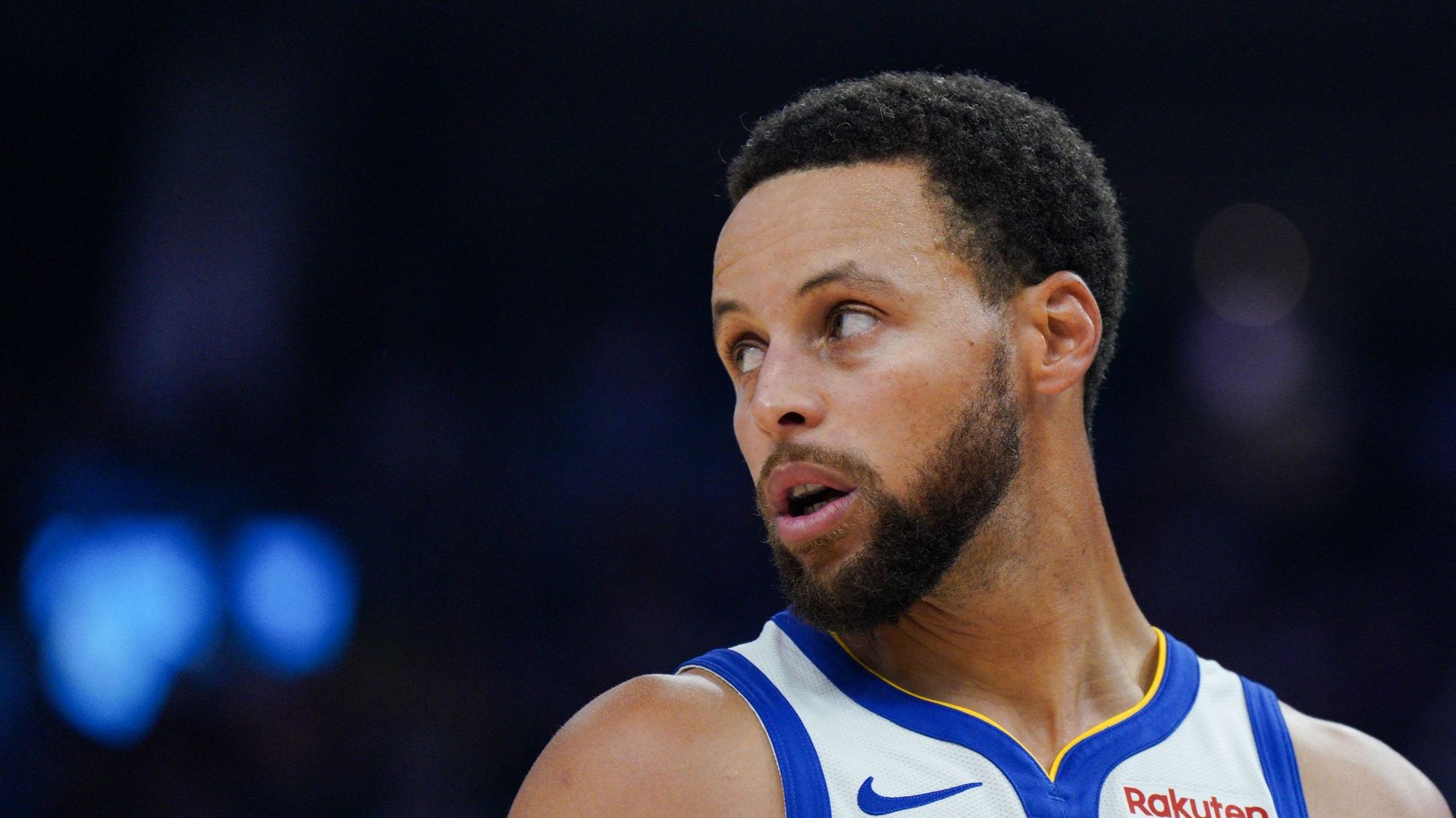 Curry flambe encore avec 40 points, Boston solide - RTBF Actus