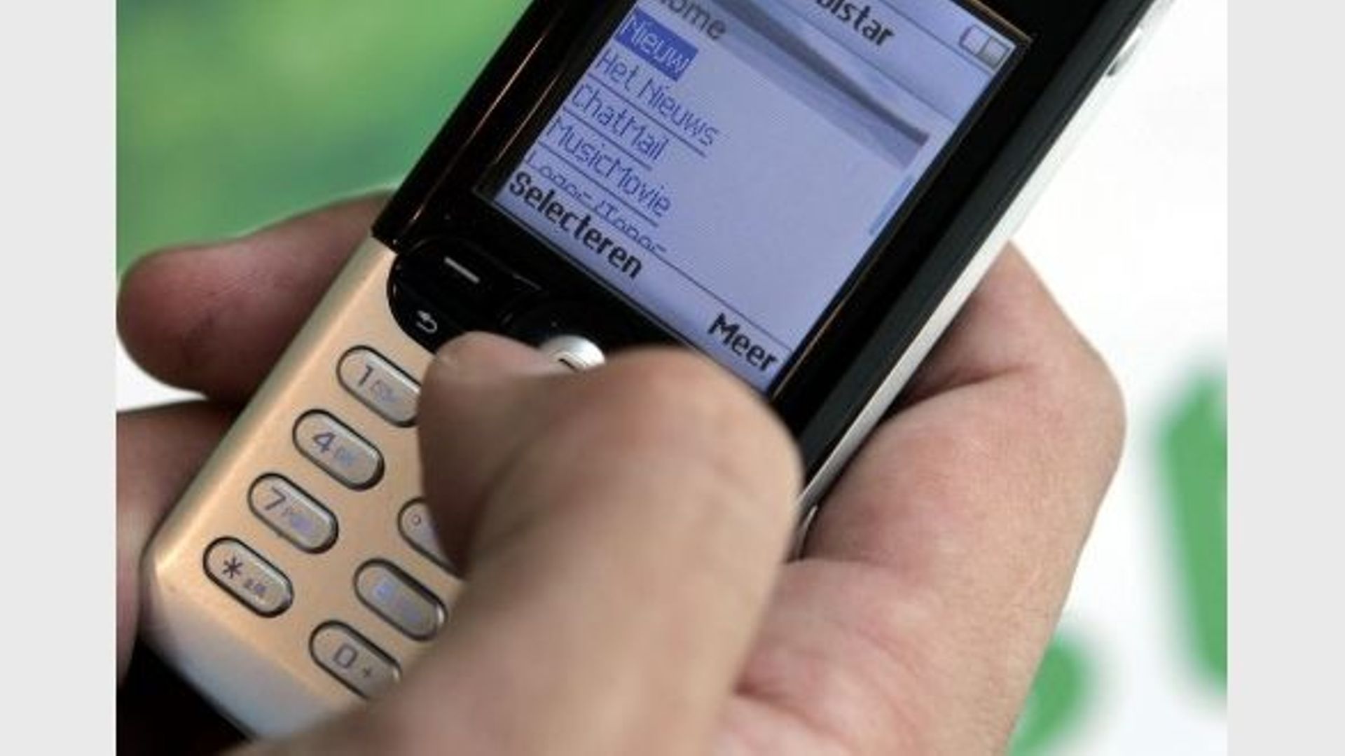 L'usage du gsm à l'étranger moins cher dès le 1er juillet - RTBF Actus
