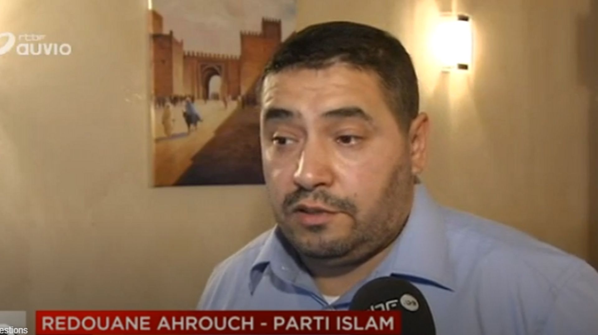 Redouane Ahrouch, du parti Islam, licencié par la STIB - RTBF Actus