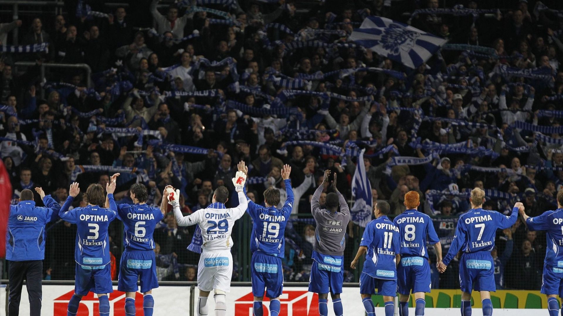 Tous les clubs de D1 ont obtenu leur licence - RTBF Actus