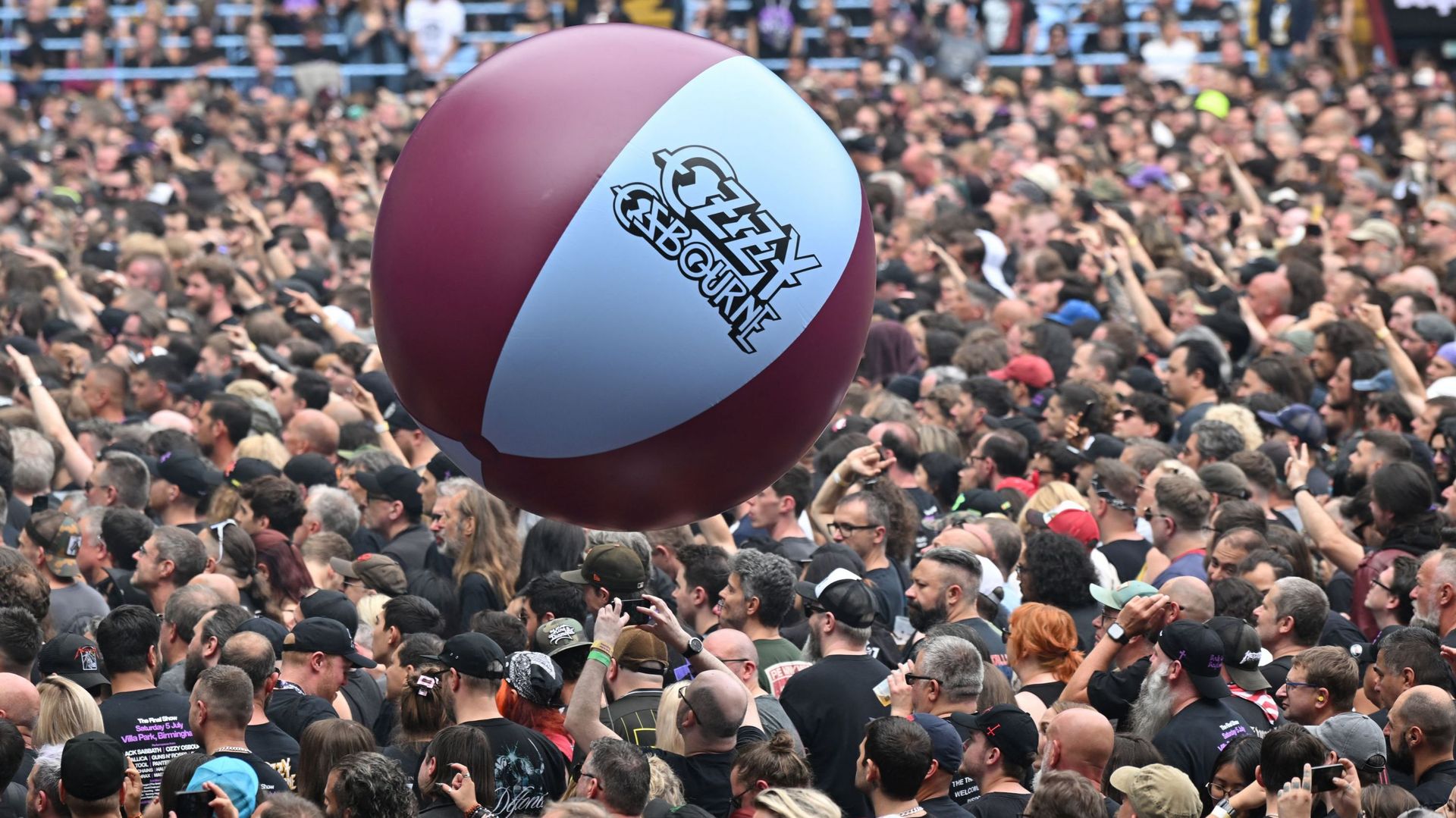 Amanda paris nude this girl has a radiant grin, a charming