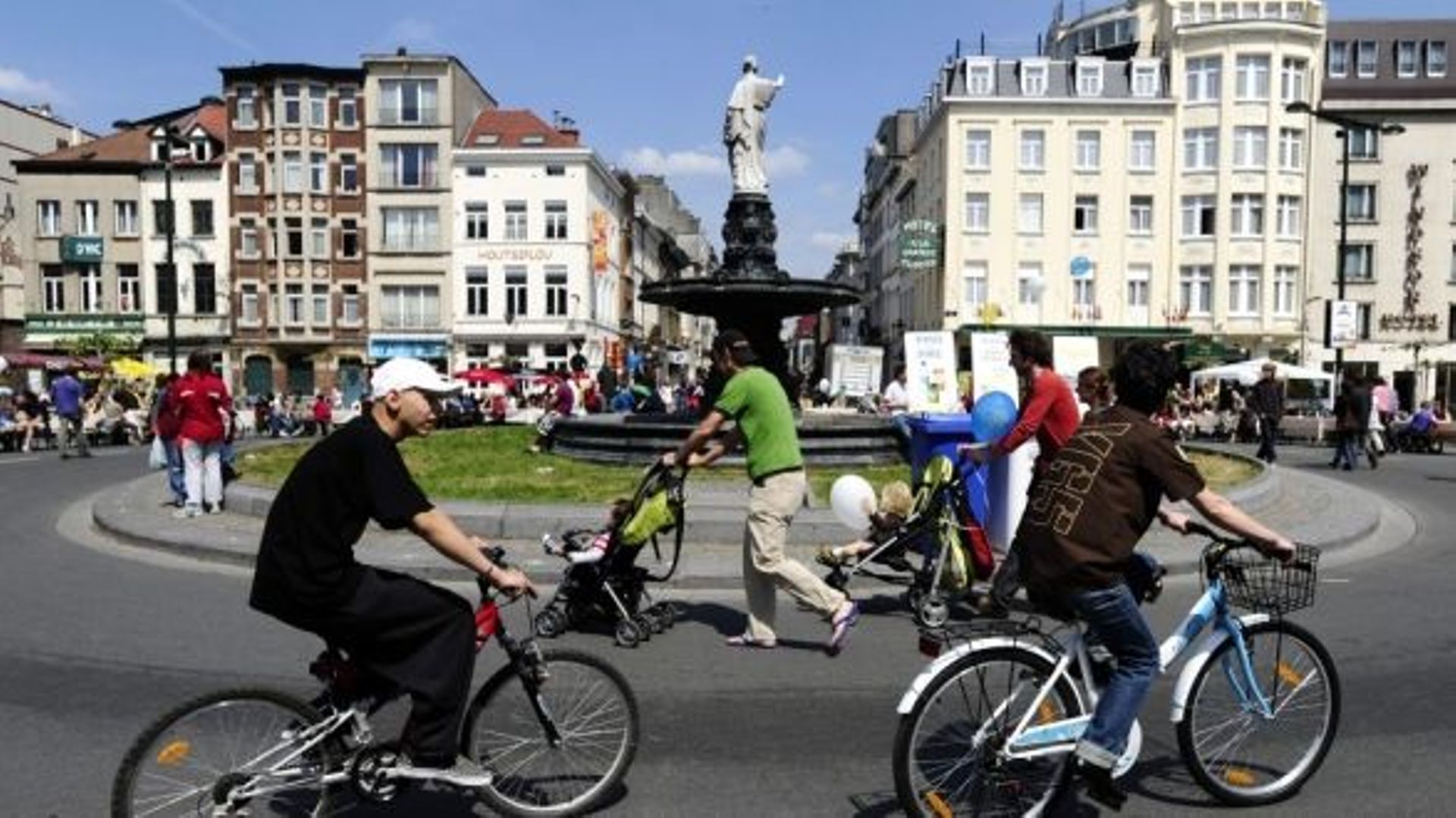 Villo: une cinquantaine de stations pour vélos à Bruxelles - RTBF Actus