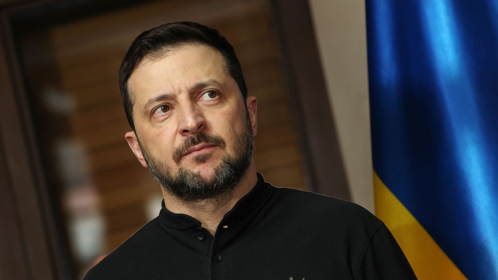 Guerre en Ukraine : Zelensky n'est 'pas prêt' à signer un accord sur les minerais avec ...