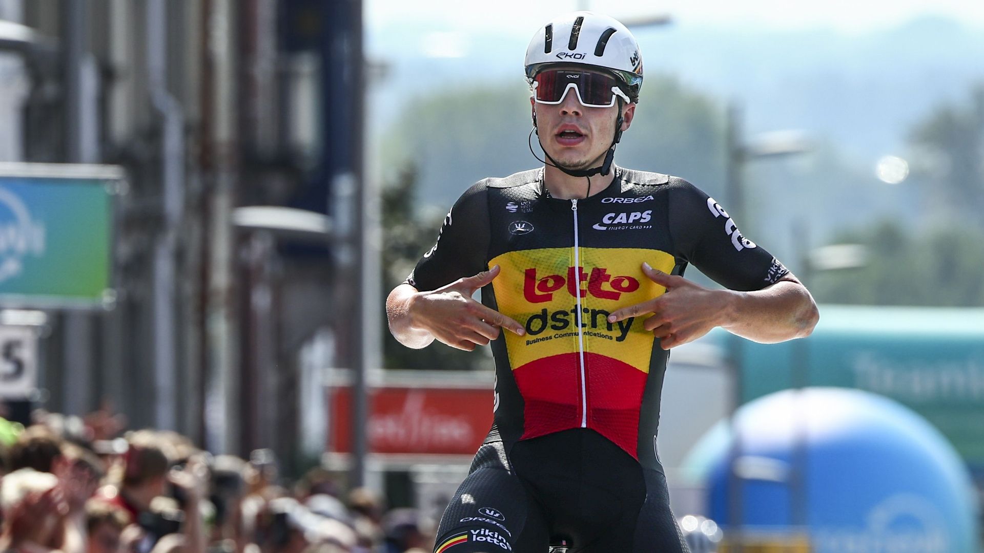 Arnaud De Lie reporte sa rentrée après une chute à l’entraînement - RTBF Actus