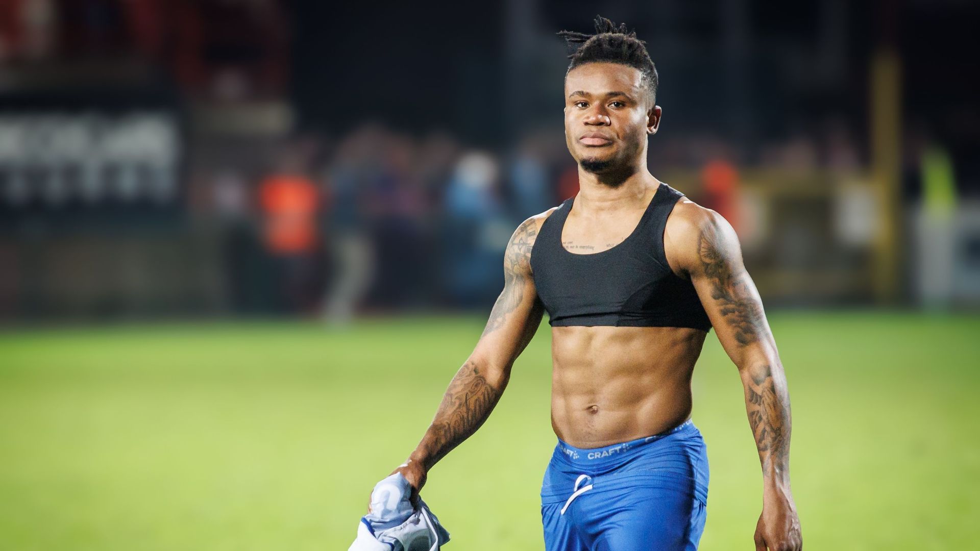 40 millions dans les caisses mais un noyau complètement déplumé : à ...