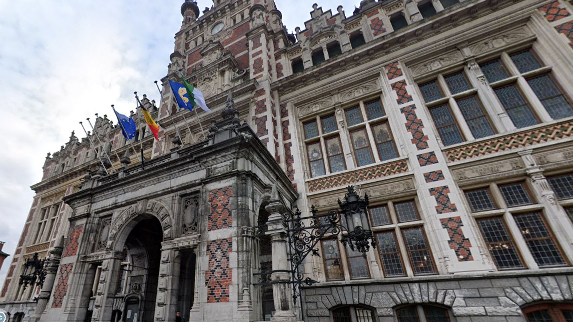 Toujours pas de majorité à Schaerbeek mais une nouvelle échevine, Naïma ...