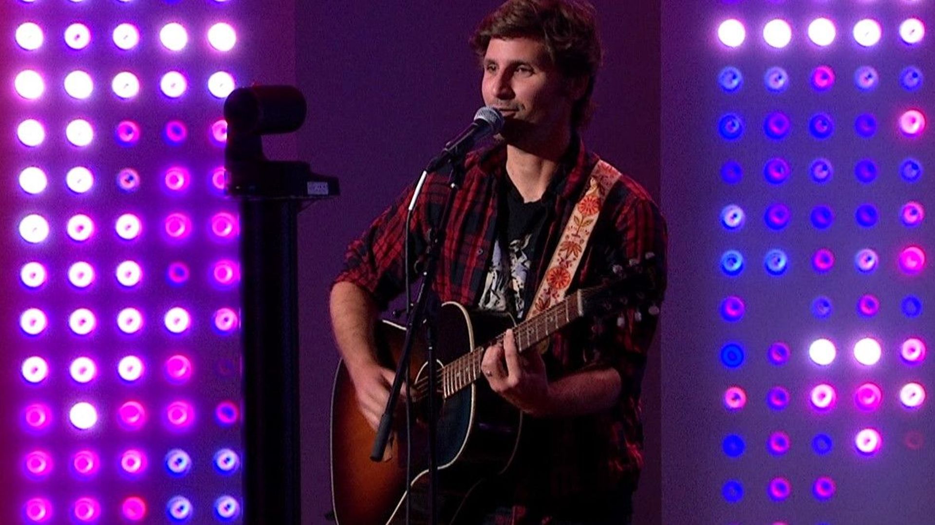 Marc Pinilla reprend 'L'Amour à la plage' avec Jérôme de Warzée et ...