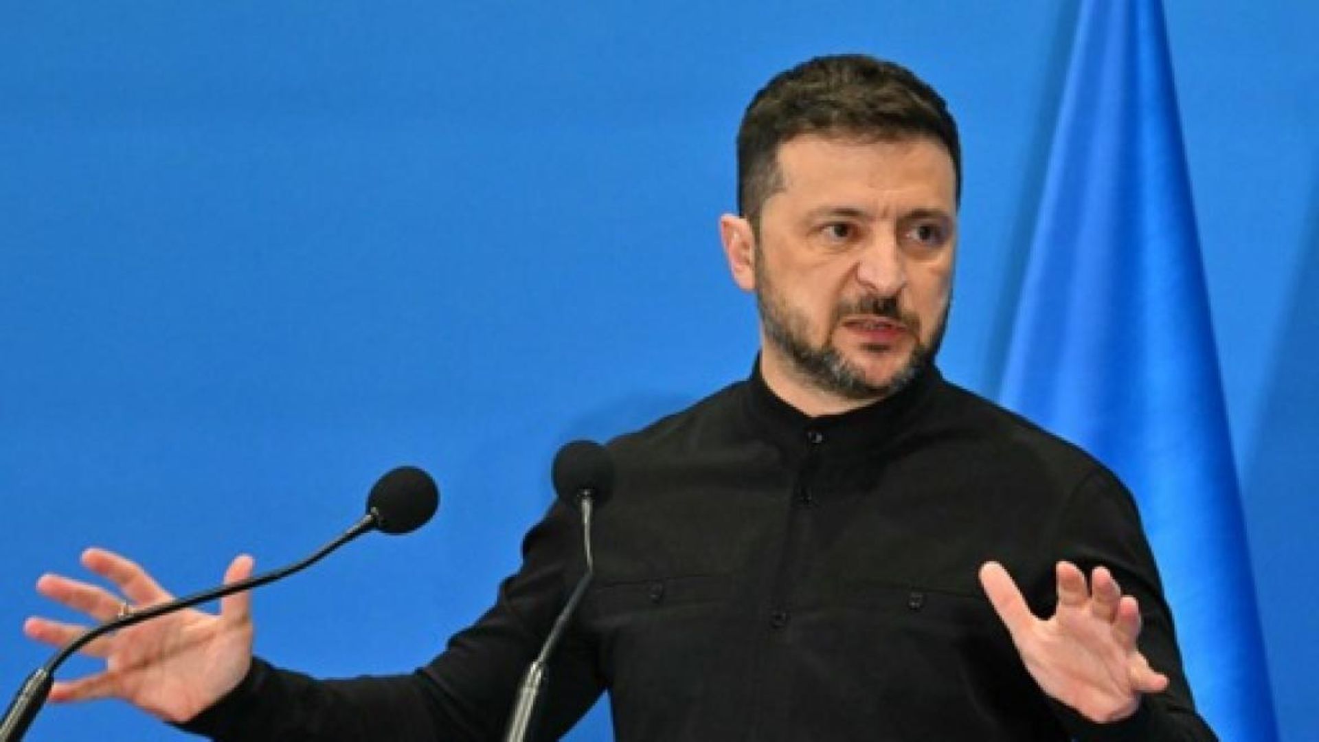 Altyazıhub she has a fantastic natural body, sexy smile and