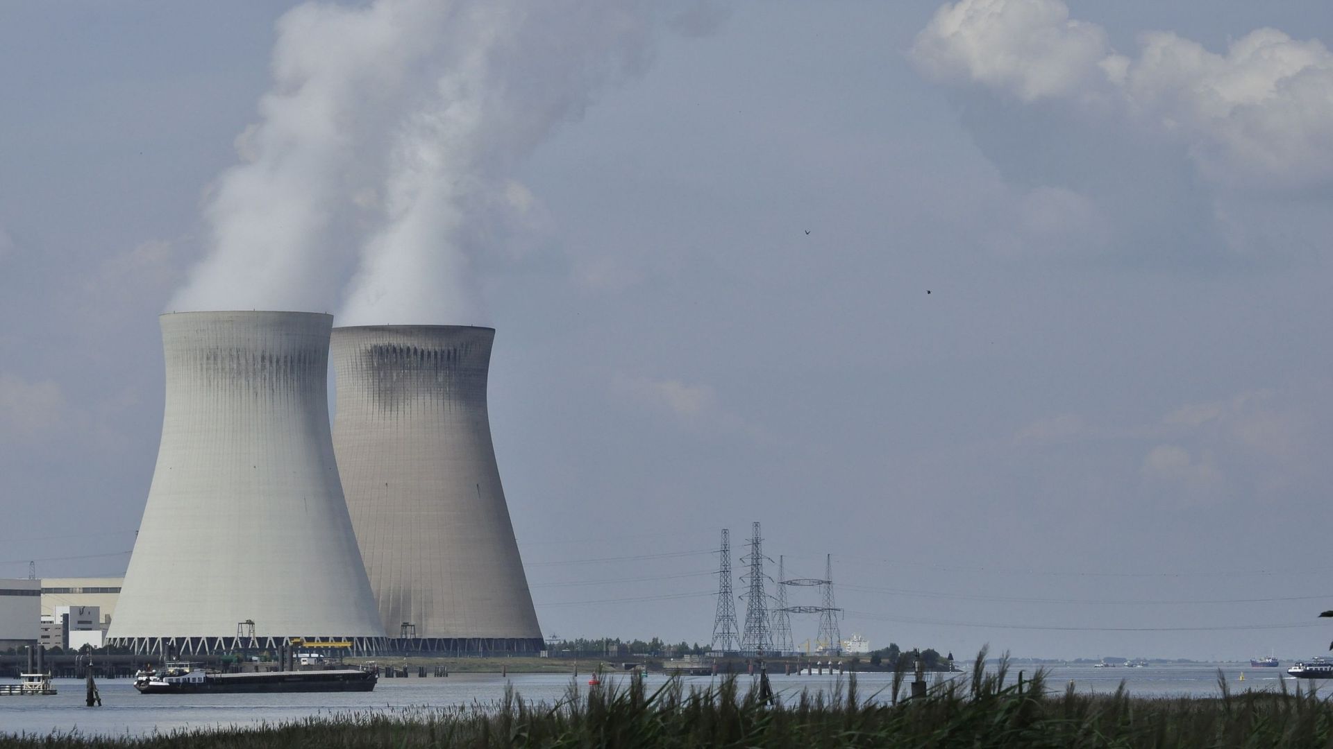 Réacteur de Doel 1 à l'arrêt: Electrabel tente de rassurer, Ecolo-Groen ...