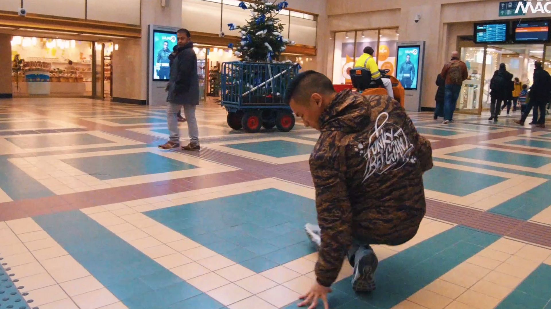 Steps / Dararith aka Keang Size - RTBF Actus