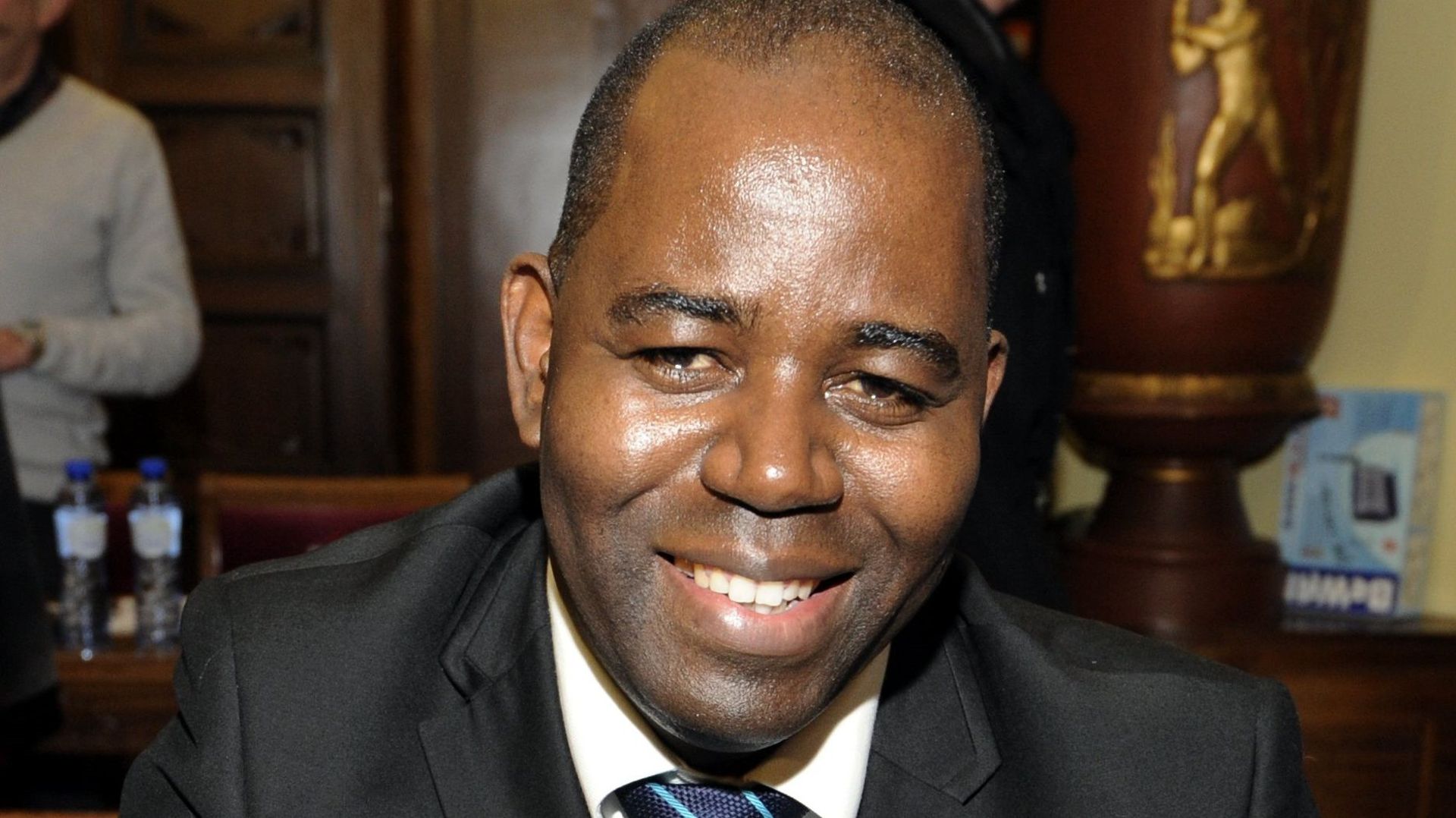 Charleroi : l'ex-échevin MR Alain Eyenga totalement innocenté - RTBF Actus