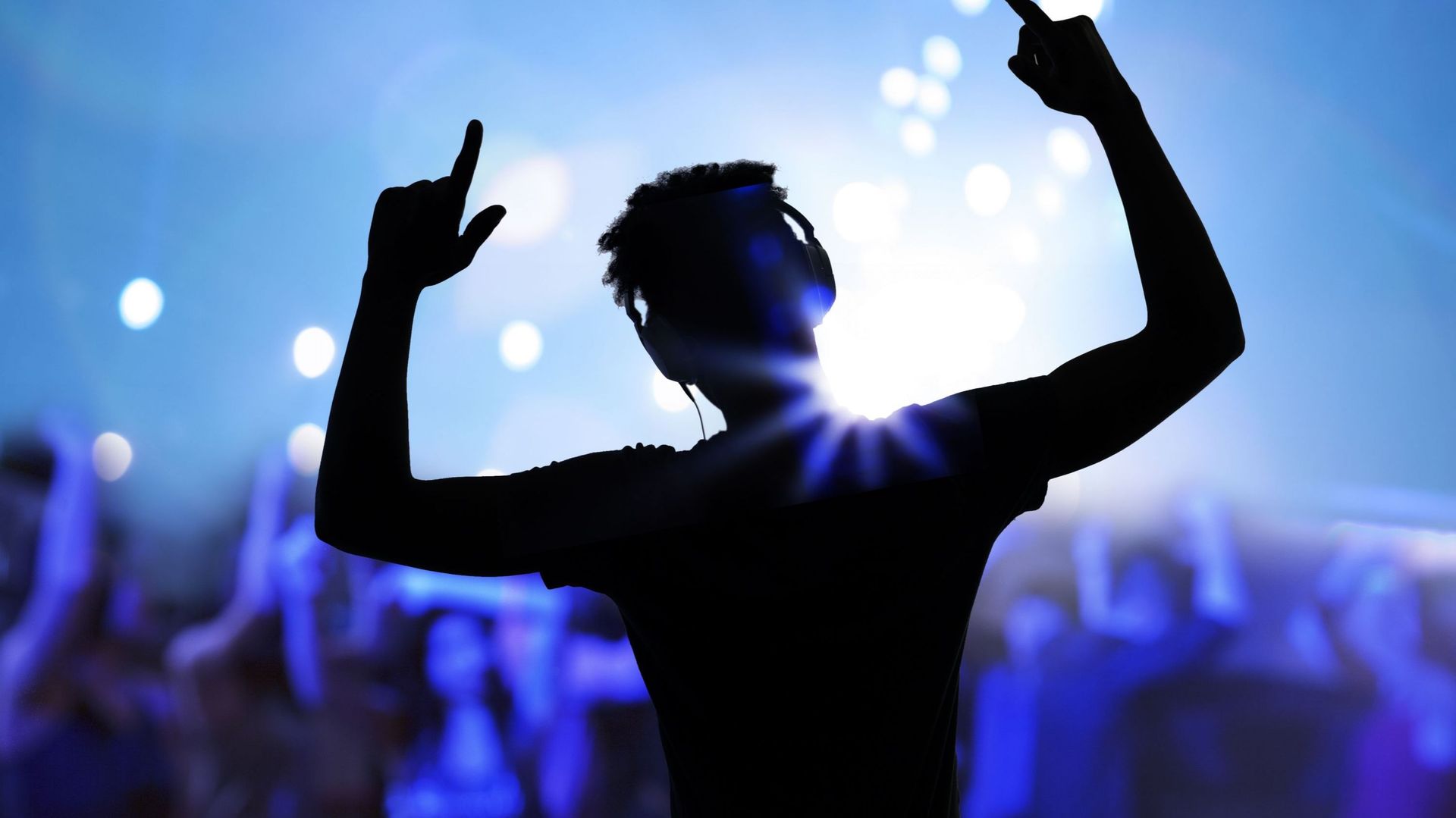 Rave Rebels : plongée dans les coulisses de l’événement électro épique ...