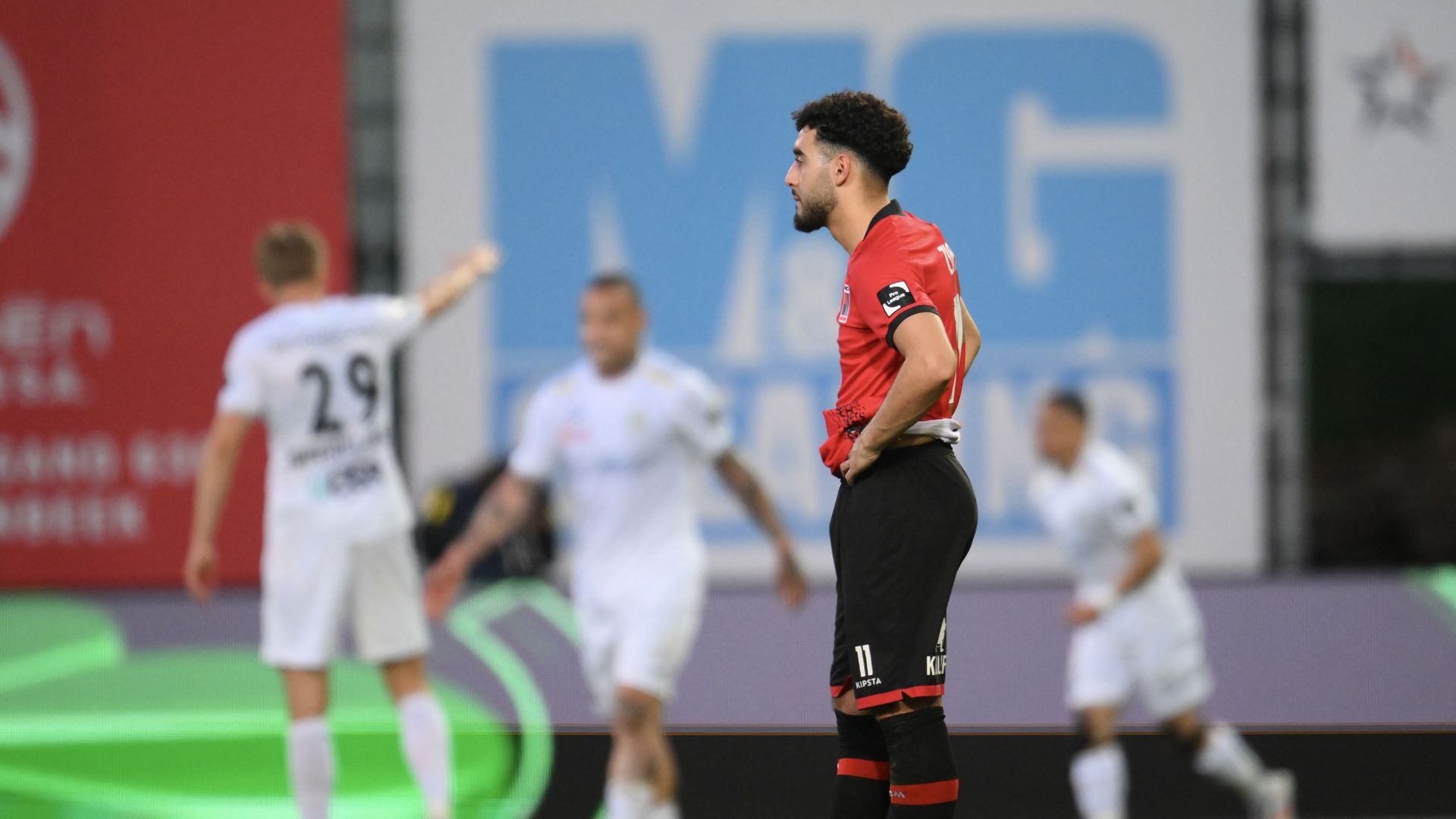 Le RWDM s’incline face à Lommel et gâche une nouvelle opportunité de ...