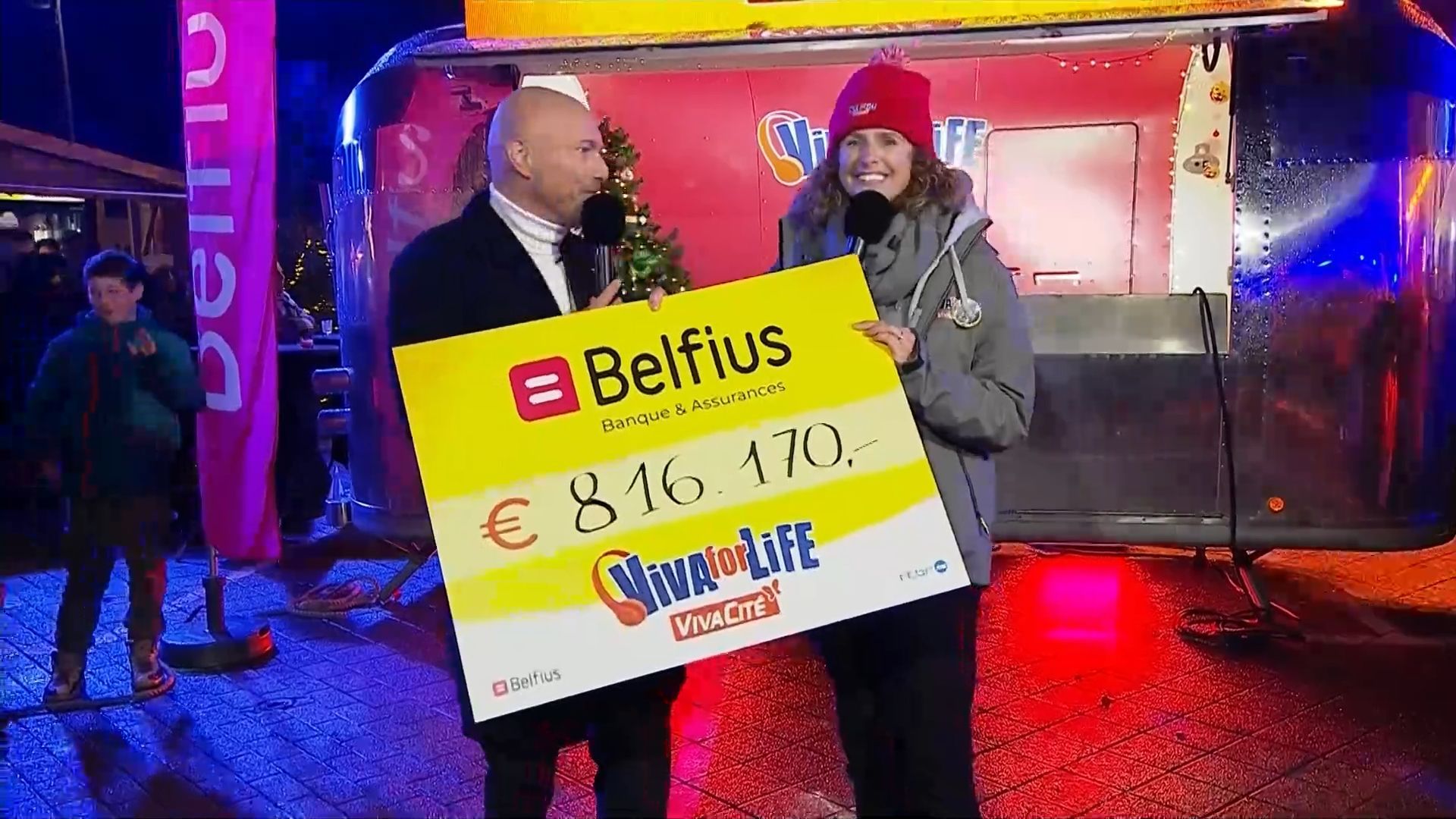 Essyla reprend 'Have Yourself a Merry Little Christmas' sur Tipik - RTBF Actus