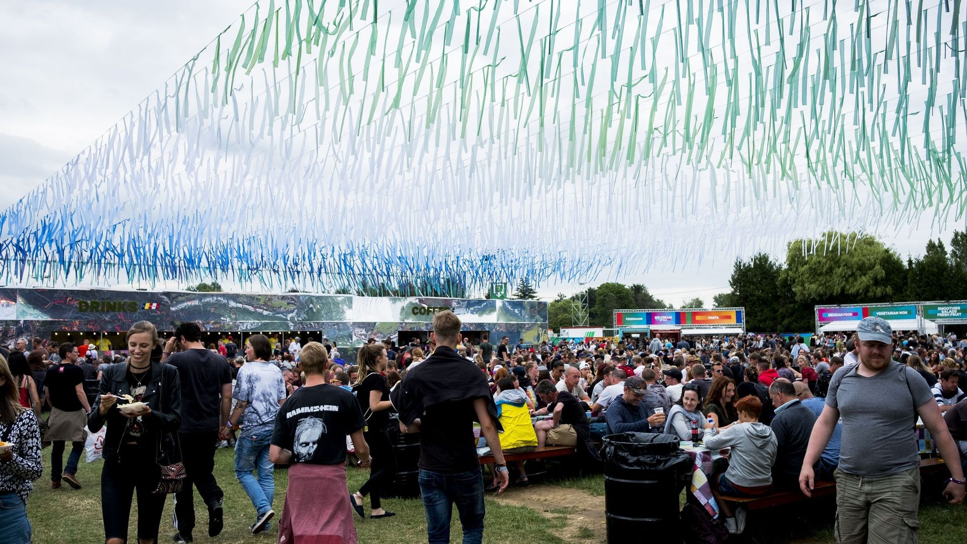 Rock Werchter: la rappeuse anversoise Coely lance le deuxième jour du ...