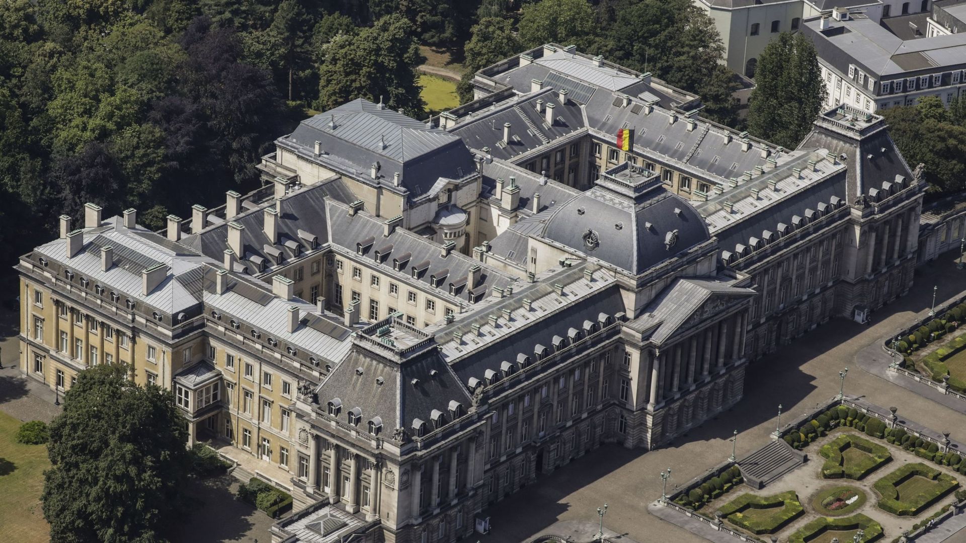 La monarchie en Belgique: cinq personnalités nous donnent leur avis ...