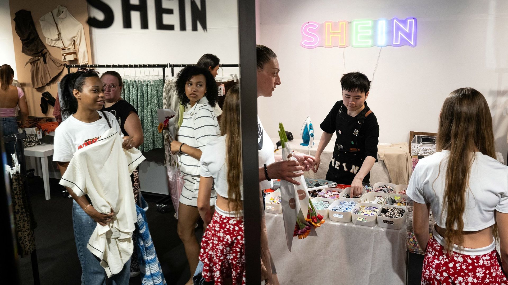 'Une question de budget' : à Dijon, une boutique Shein attire la foule ...