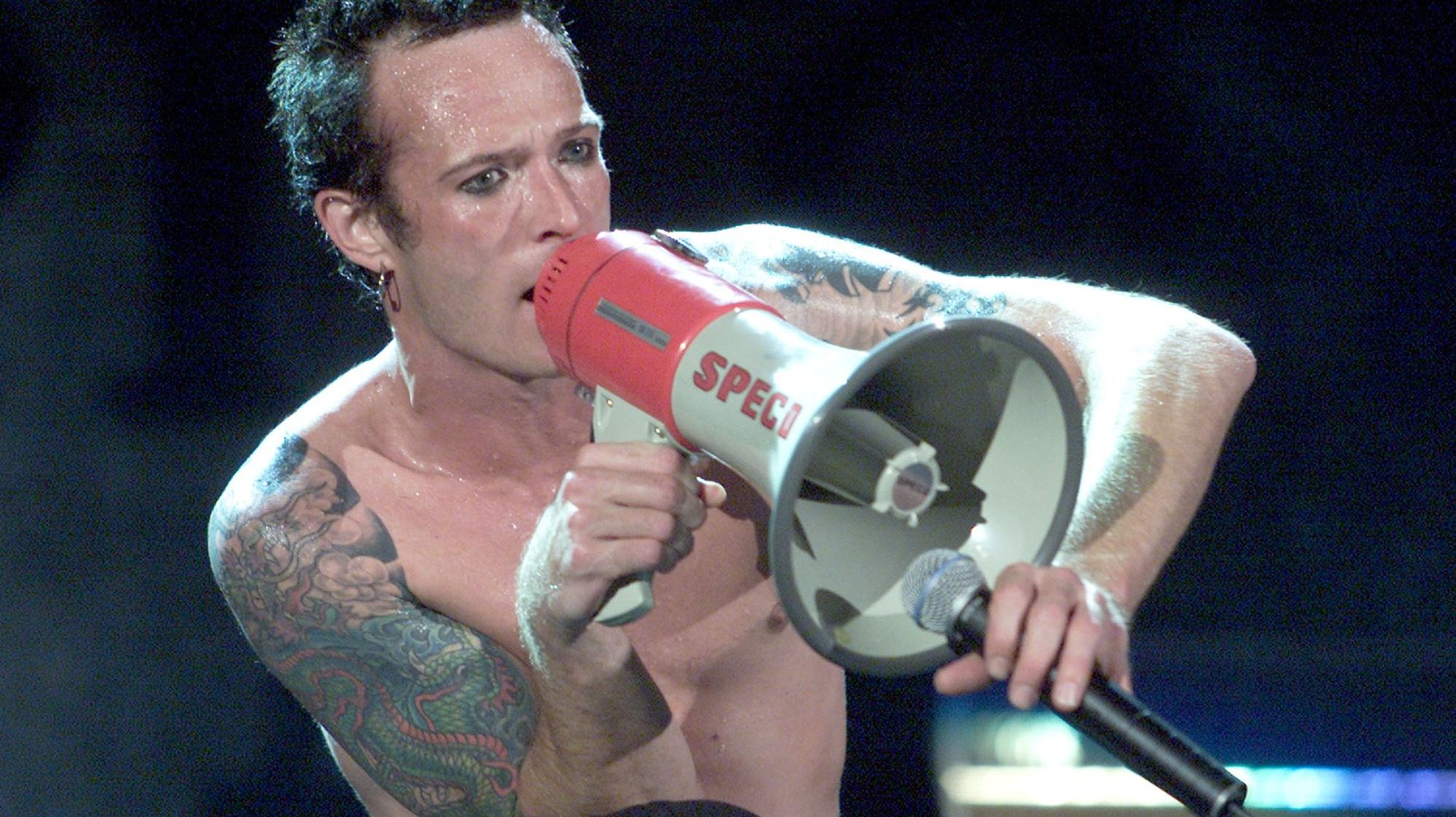 Un clip de Noah Weiland avec des images générées par l'IA montre Slash ...