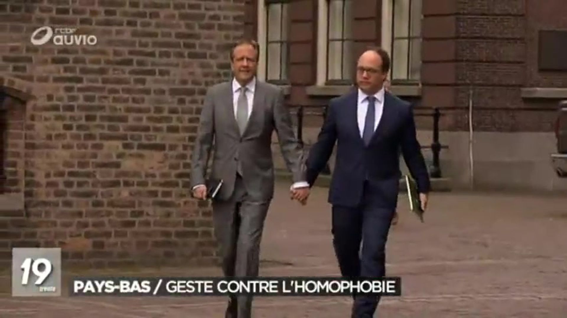 Pays-Bas: des hommes se tiennent la main pour dénoncer une agression homophobe - RTBF Actus