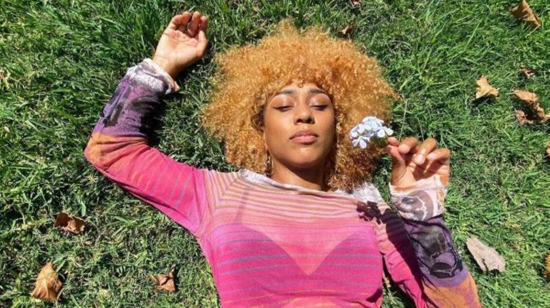 Découvrez 'Deep End' de Fousheé et les nouveautés de la semaine - RTBF ...