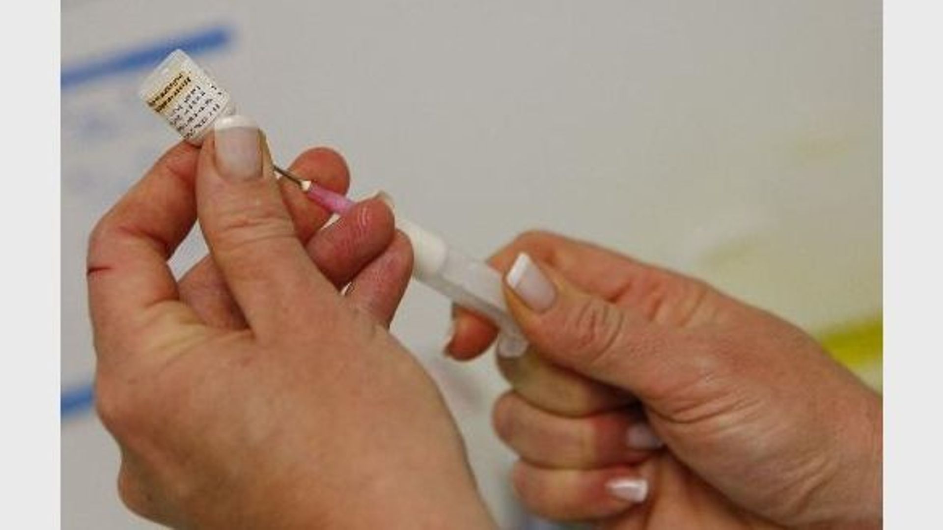 Grippe A/H1N1: nouvelle baisse du nombre de cas en Belgique - RTBF Actus