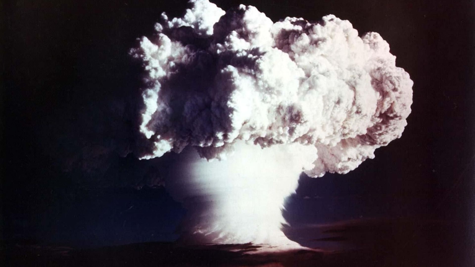 La bombe H, arme de destruction ultime, bien plus puissante que la ...