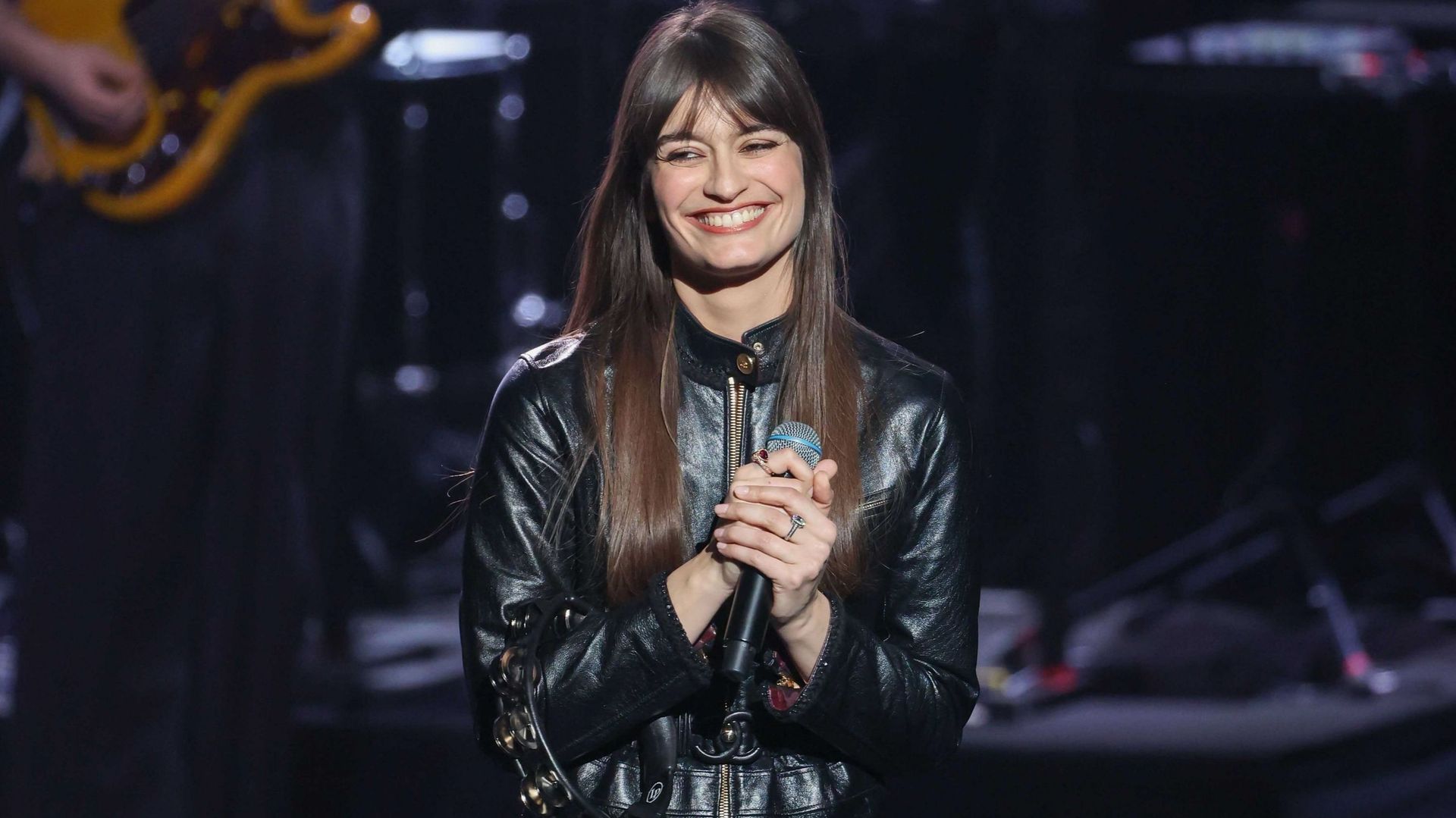 'Je tremble tout le temps' : Clara Luciani explique comment elle a ...